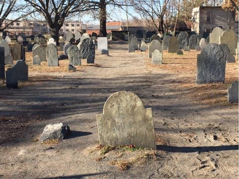 Salem's oldest cemetery to get welcome center