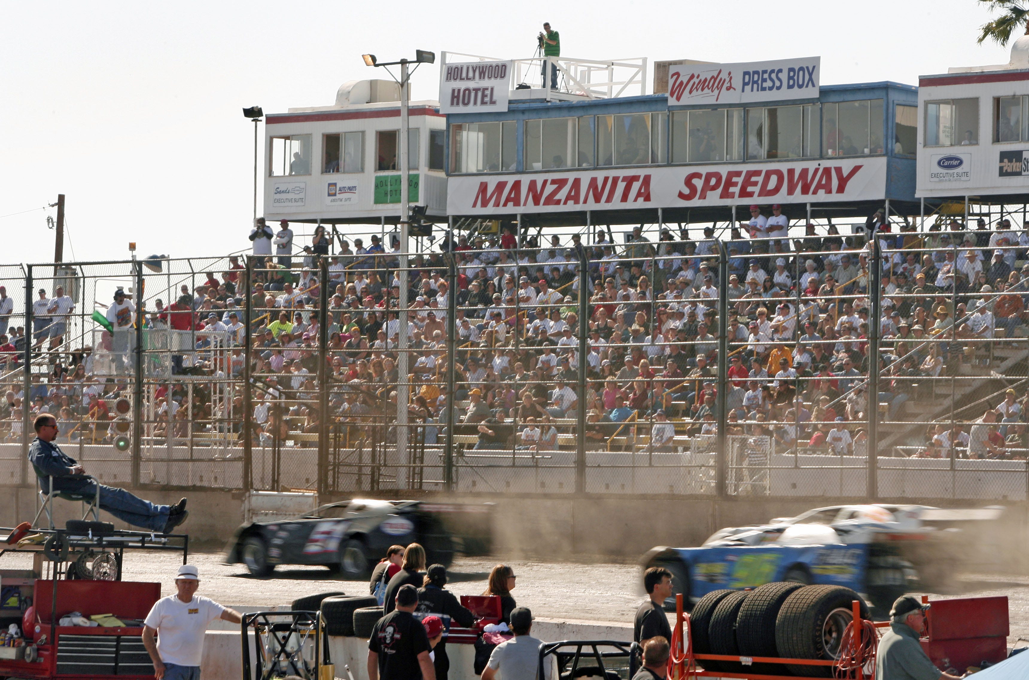 Arizona Speedway about to face its final checkered flag on Saturday