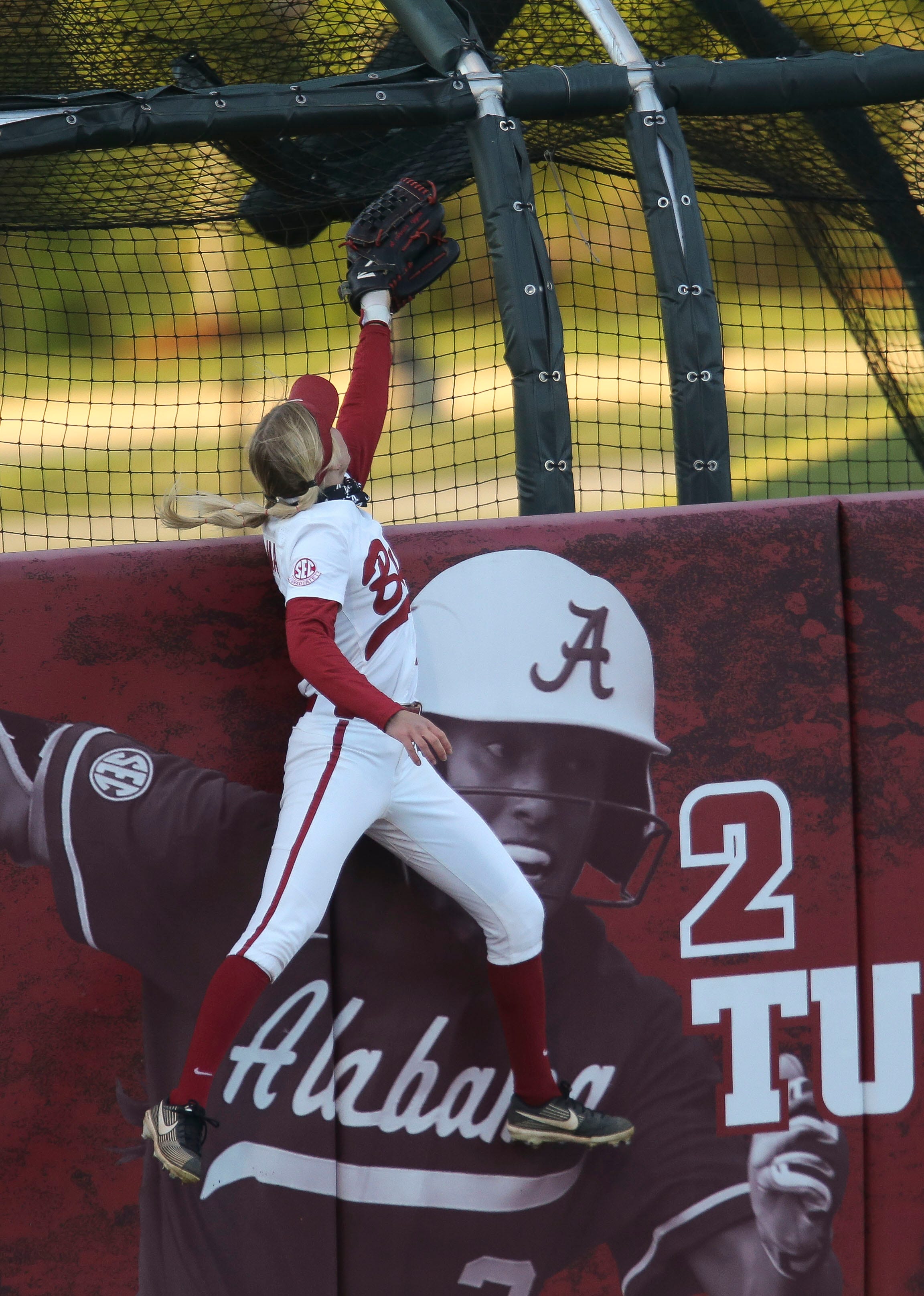 Alabama softball sweeps Texas A&M with two grand slams