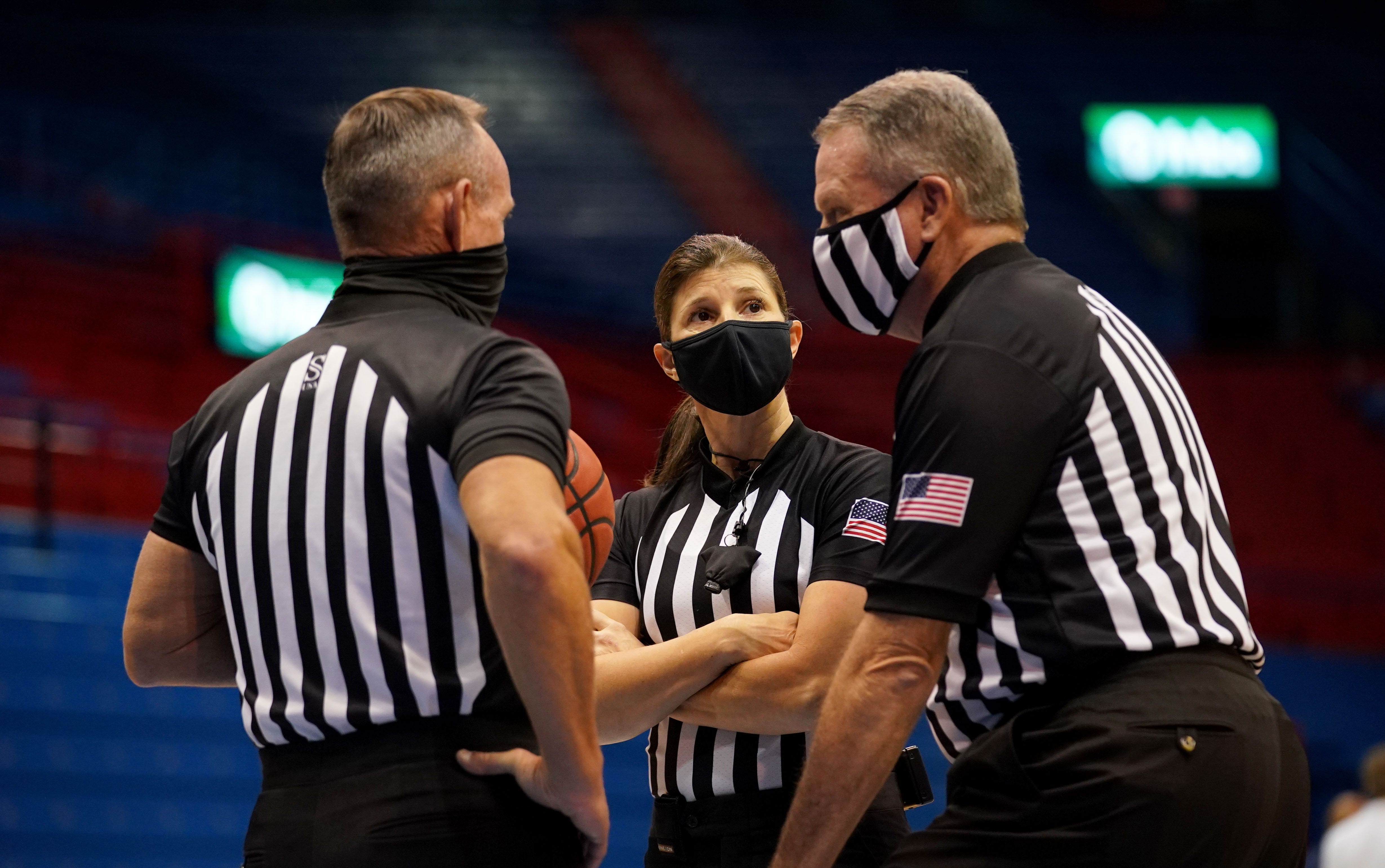 Female referee Amy Bonner shines in first Big 12 basketball season