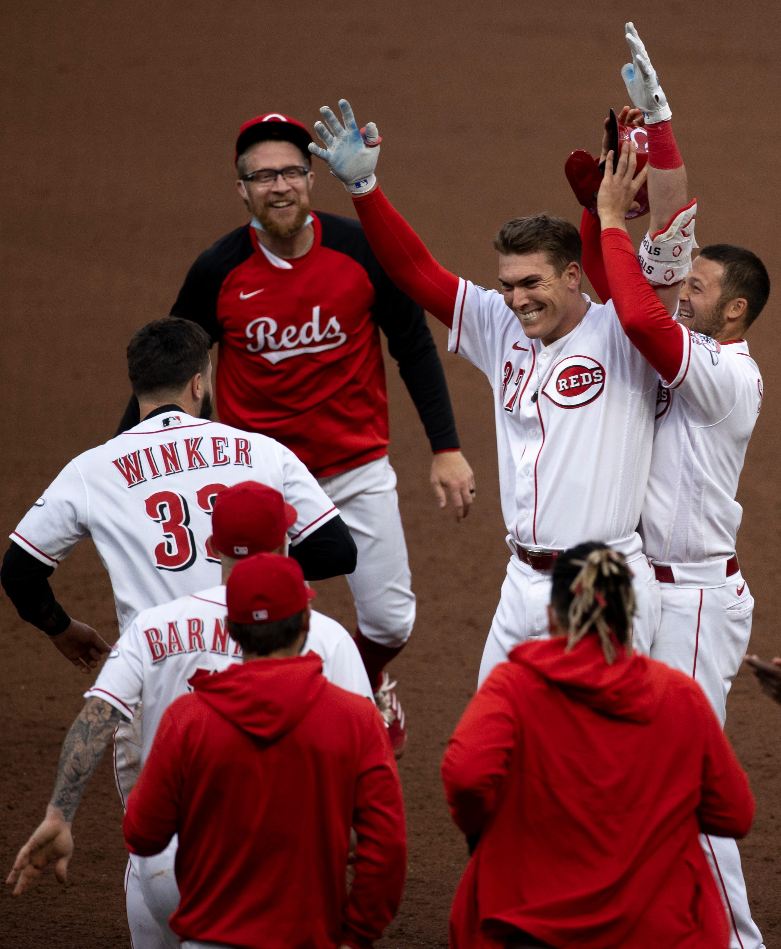 Cincinnati Reds get walk-off hit from Tyler Stephenson over Cleveland