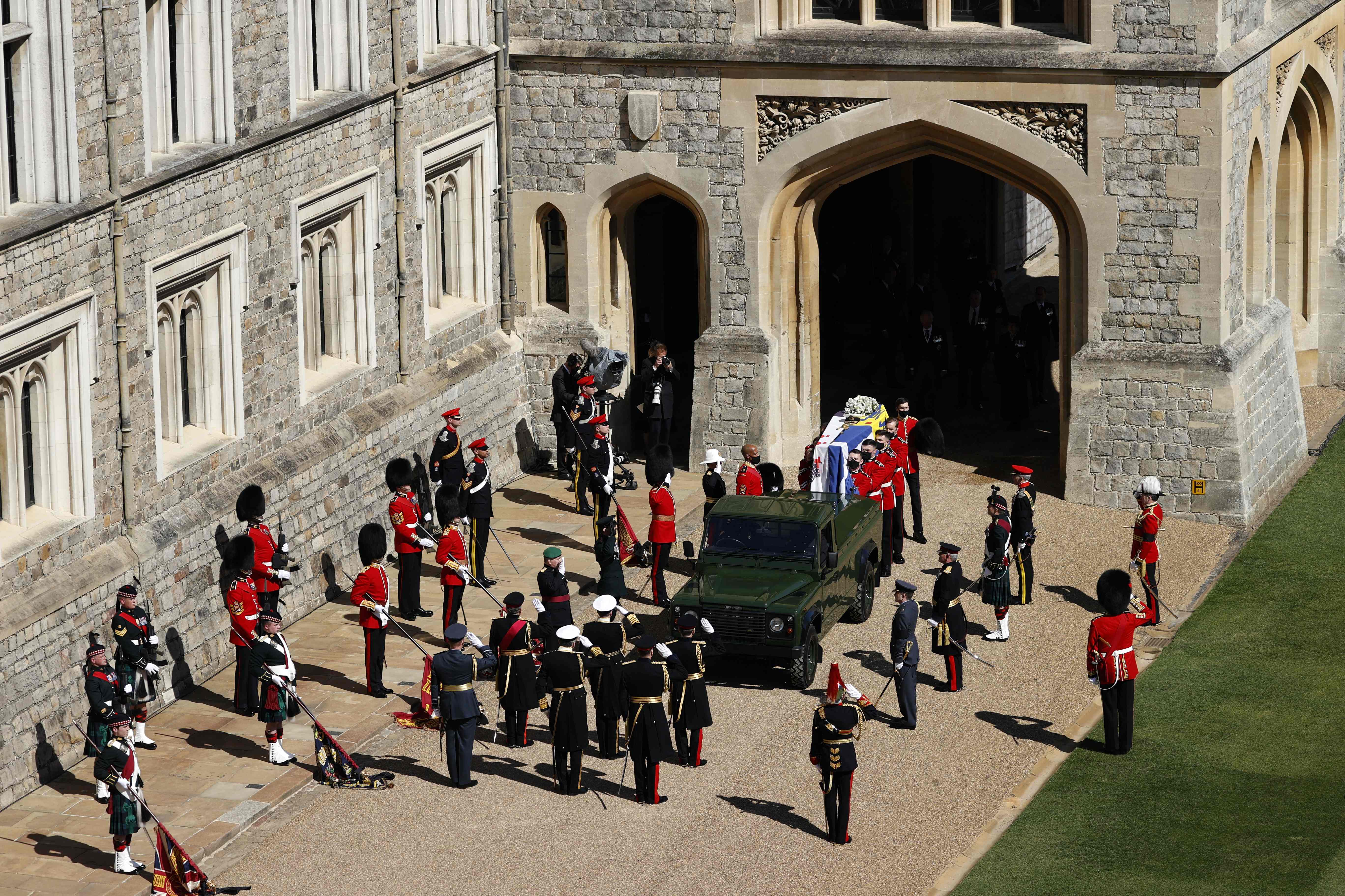 Queen Elizabeth funeral details: Time, live stream, burial information