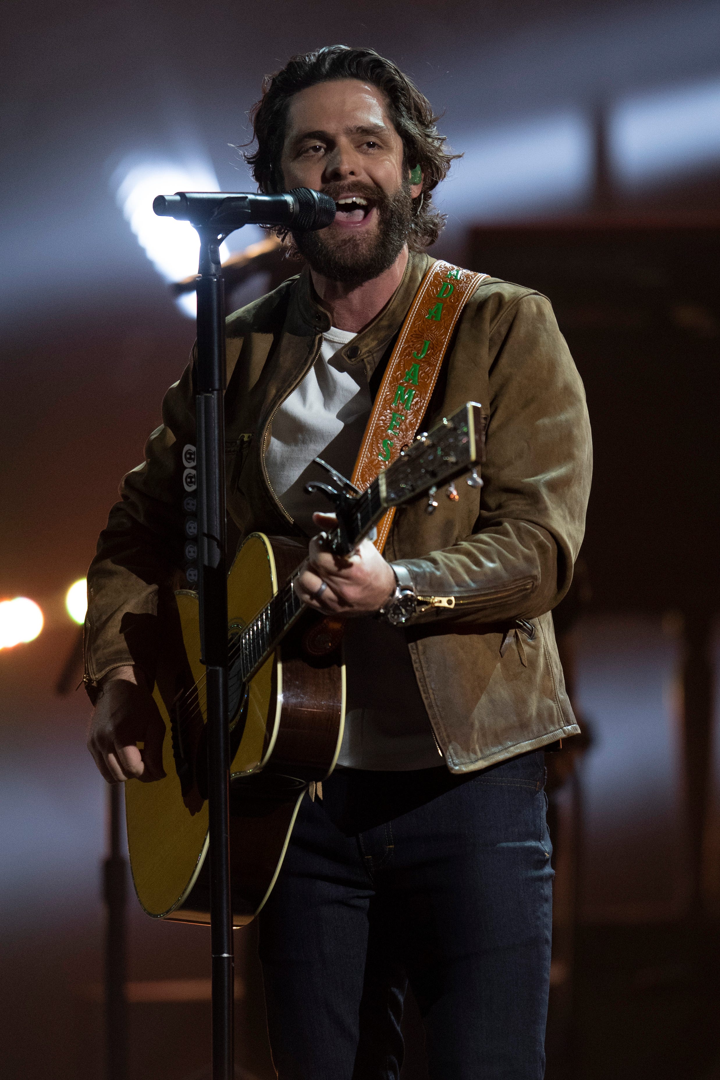 Thomas Rhett new album: Singer goes 'Country Again' for 'Side A'