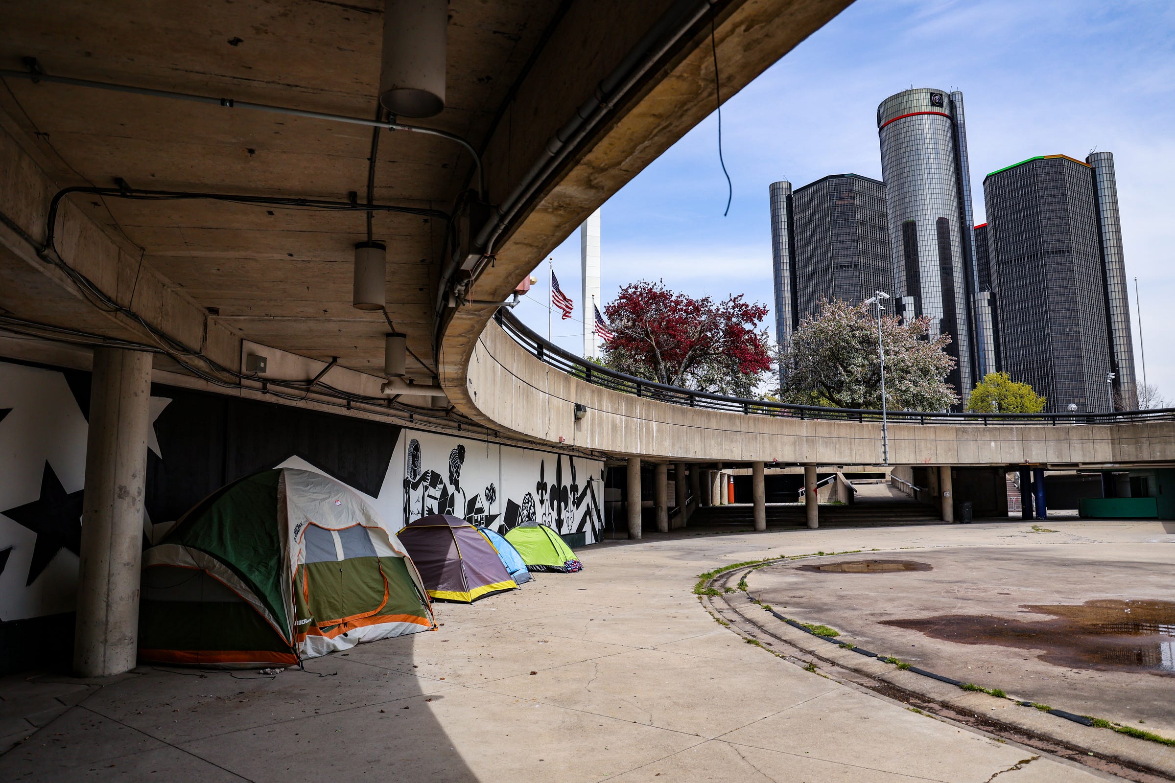 Detroit clearing a homeless encampment to revamp Hart Plaza