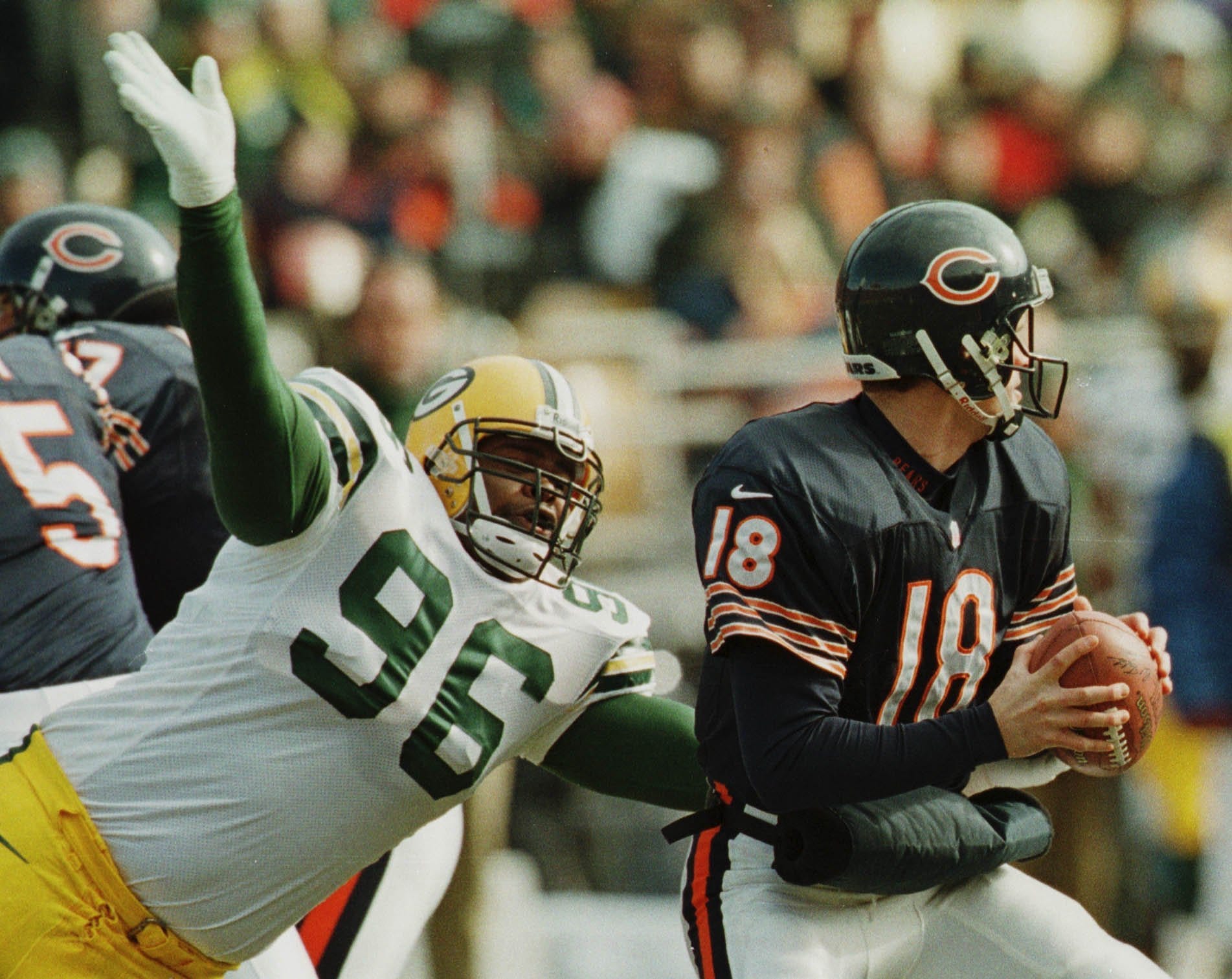 Bears used 35 starting quarterbacks in Packers' Favre/Rodgers era