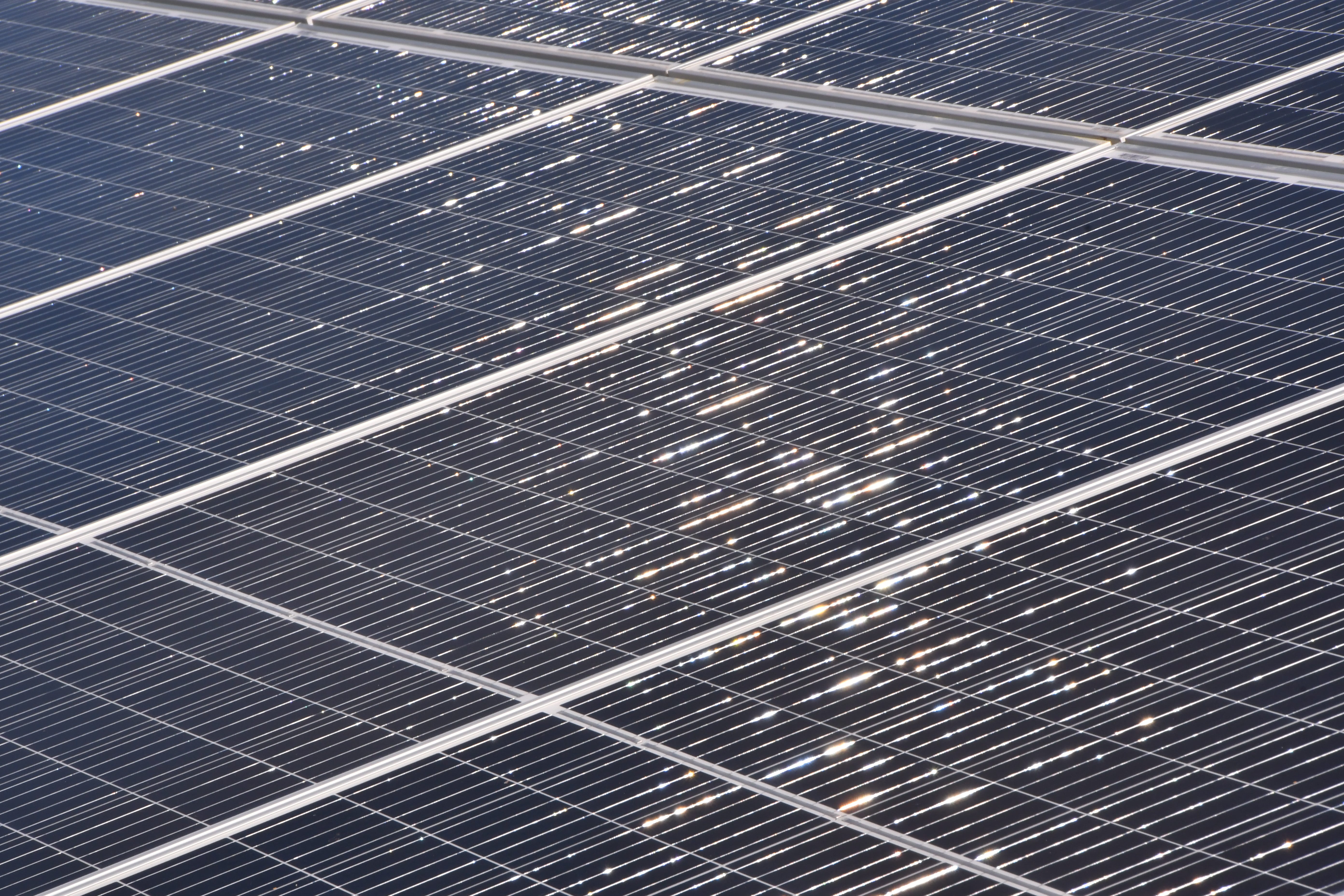 FPL Palm Bay solar plant converting sunlight to power with 280,000 ...