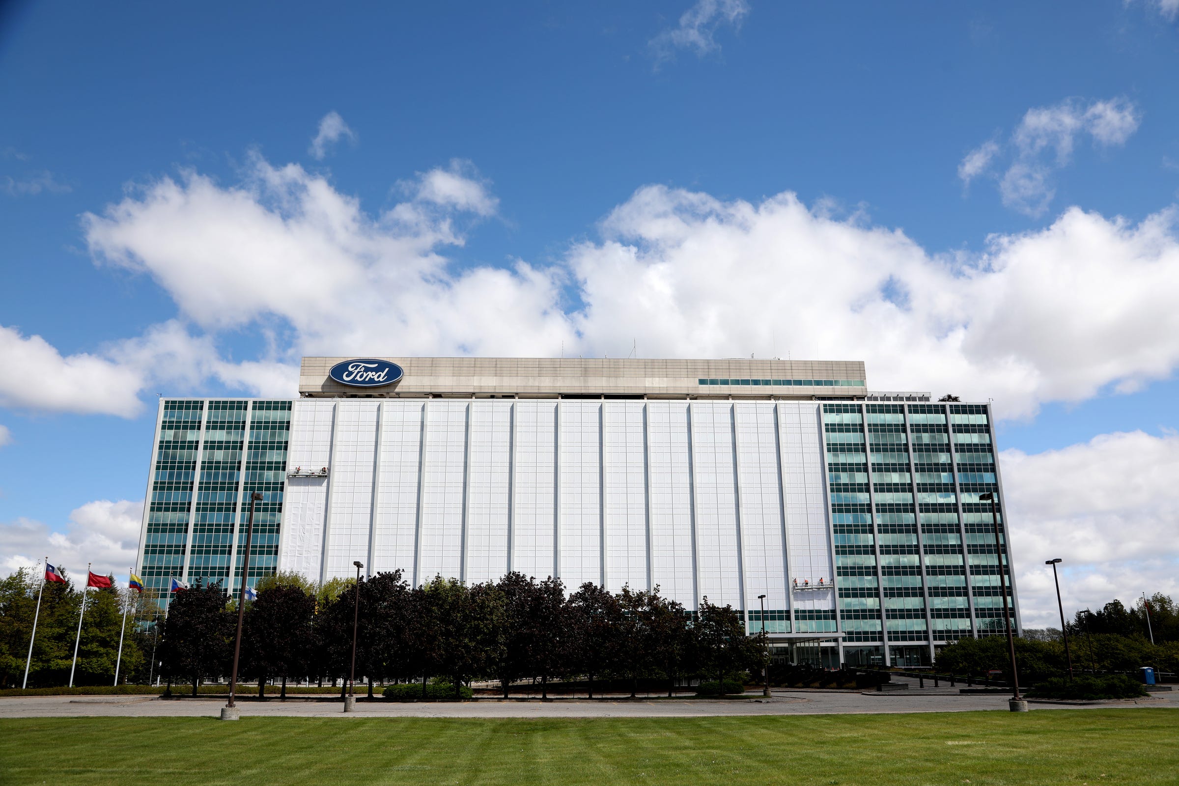 Ford World Headquarters in Dearborn adding massive projection screen