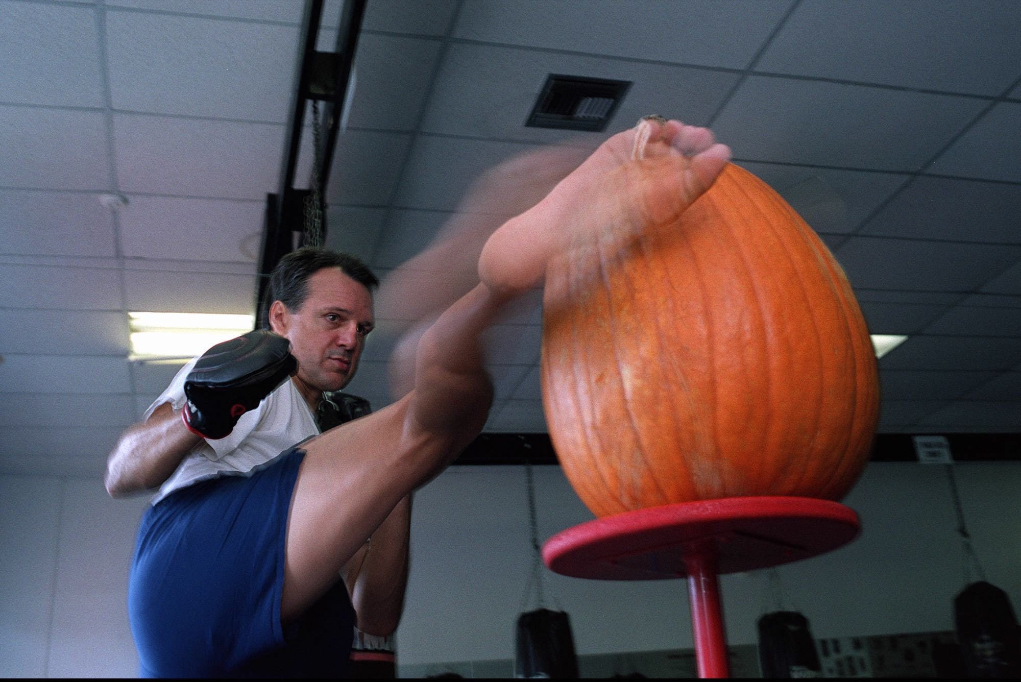 Steve Shepherd, kickboxing champ who beat up mugger at age 68, dies