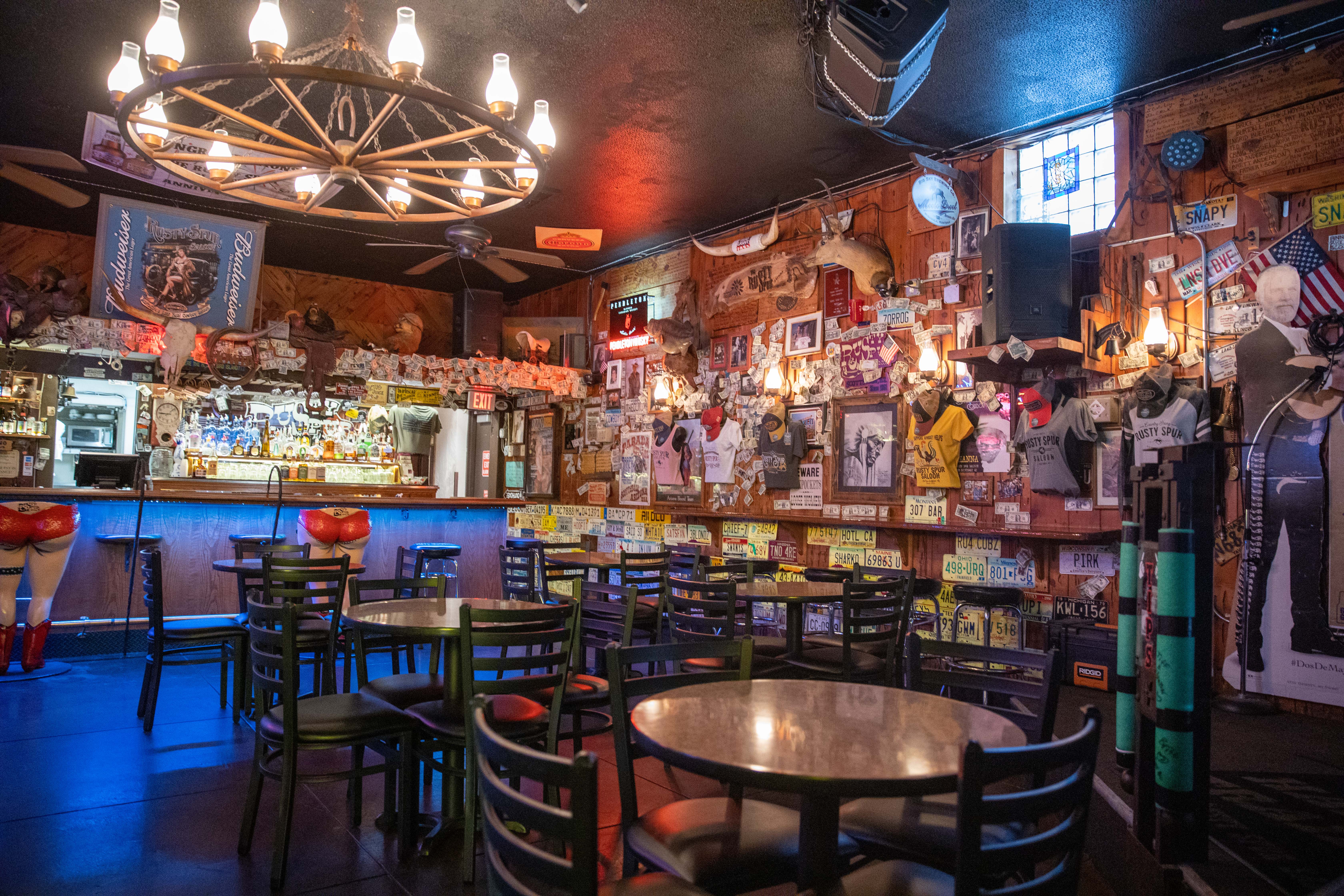 These historic Phoenix bars are still great places to get a drink