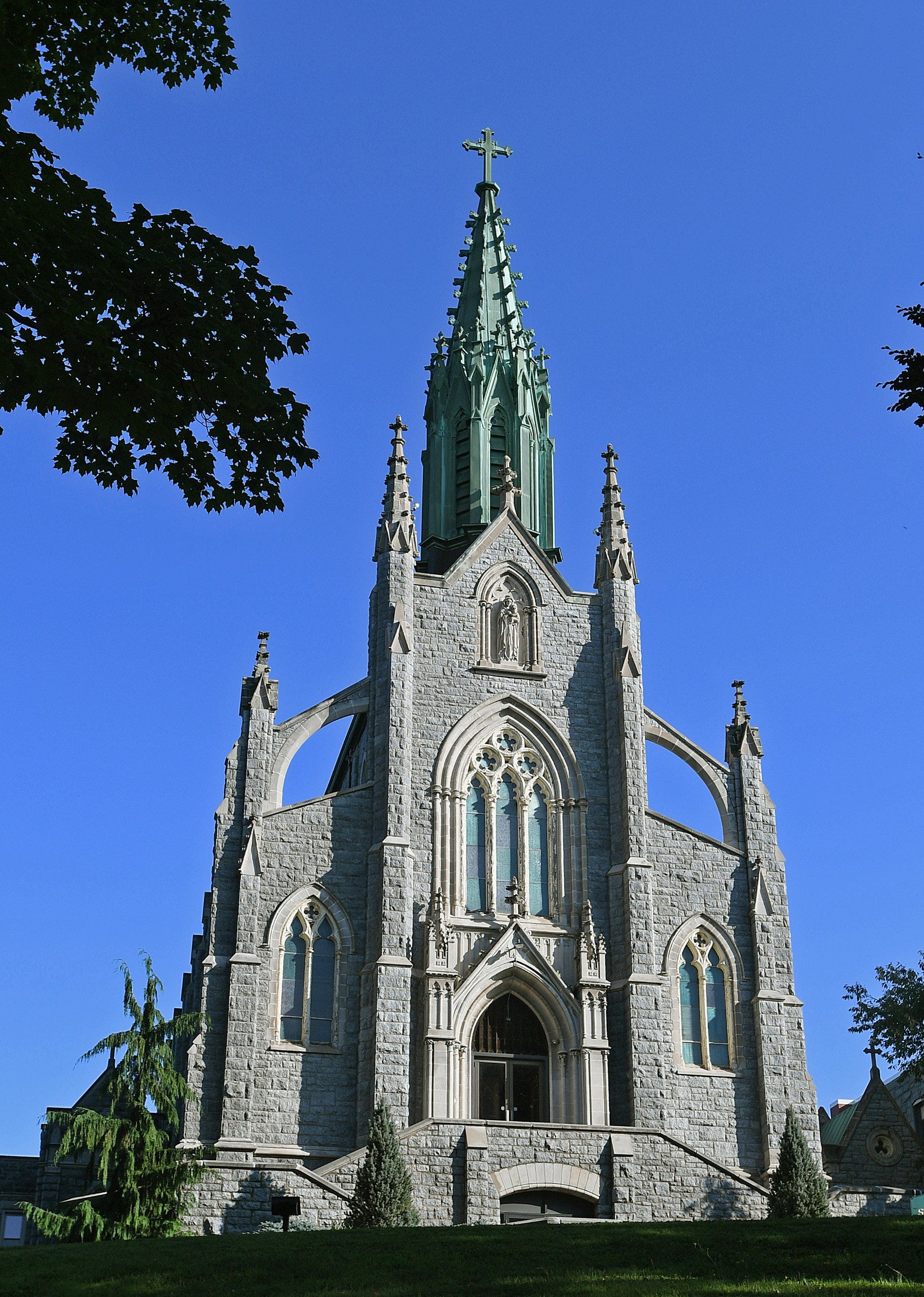Mercyhurst North East chapel: Ahead of sale, Mercyhurst removing artifacts