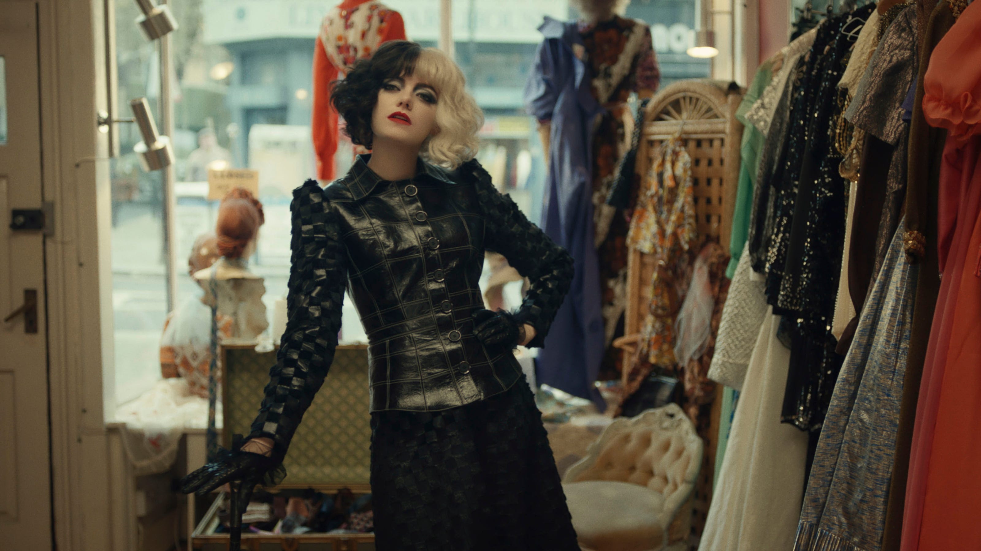 Cruella Review Emma Stones Disney Crime Comedy Pits Cool Vs Cruel