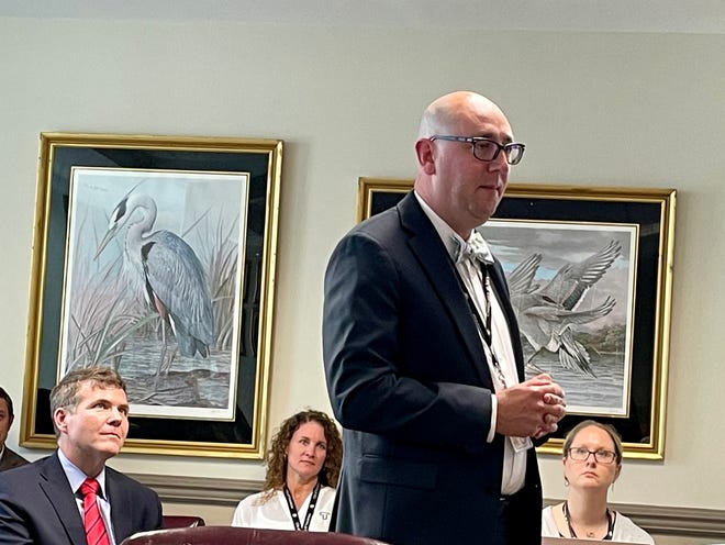 Tuscaloosa Mayor Walt Maddox Names New City Attorney Scott Holmes