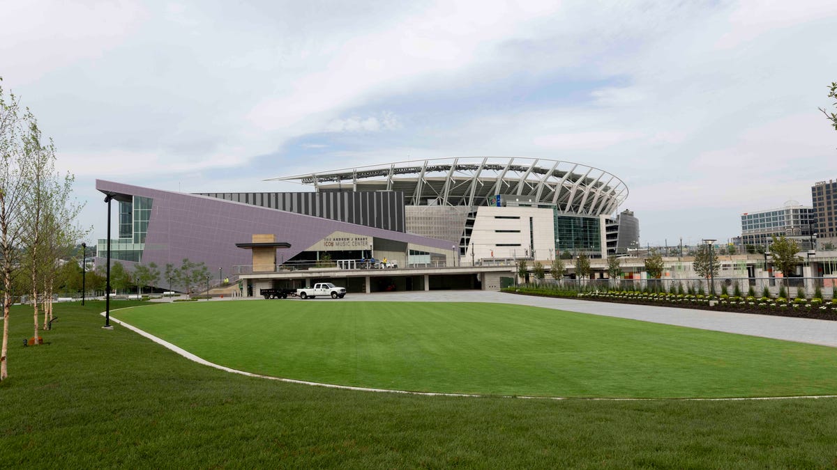 What is outdoor seating like at Icon Festival Stage? : cincinnati