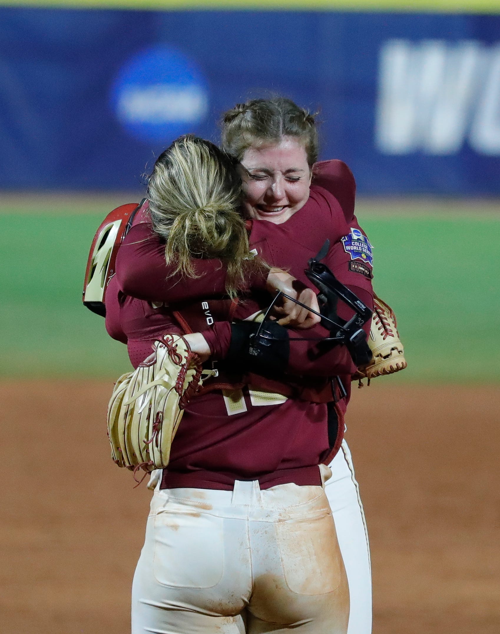 How a Florida State softball pitcher uses NIL to market lessons