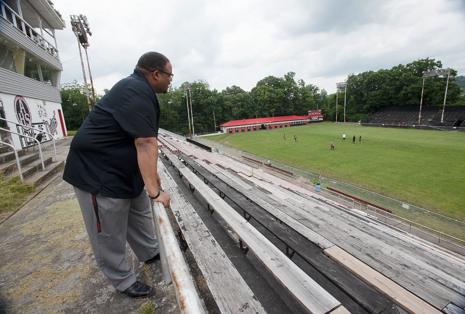 Talking Tykes, Aliquippa: More than a football town