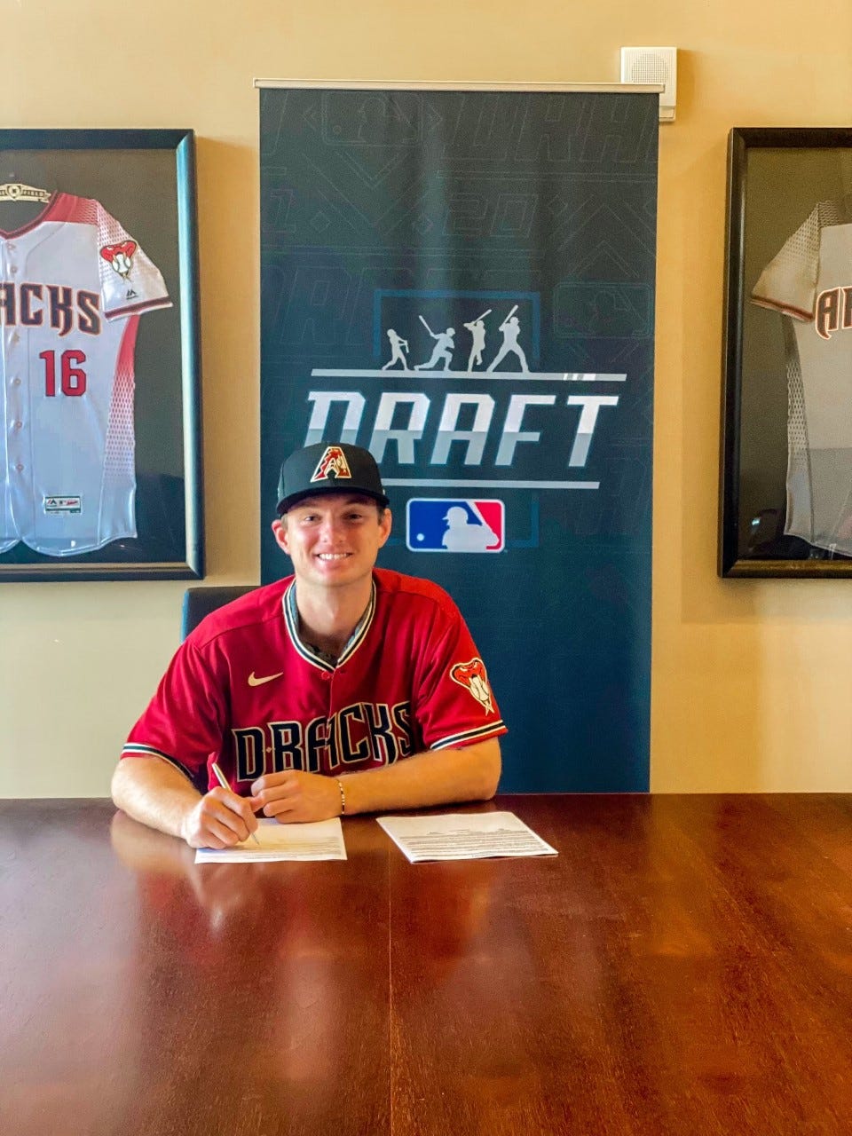 Collin Sullivan signs as free agent with Arizona Diamondbacks