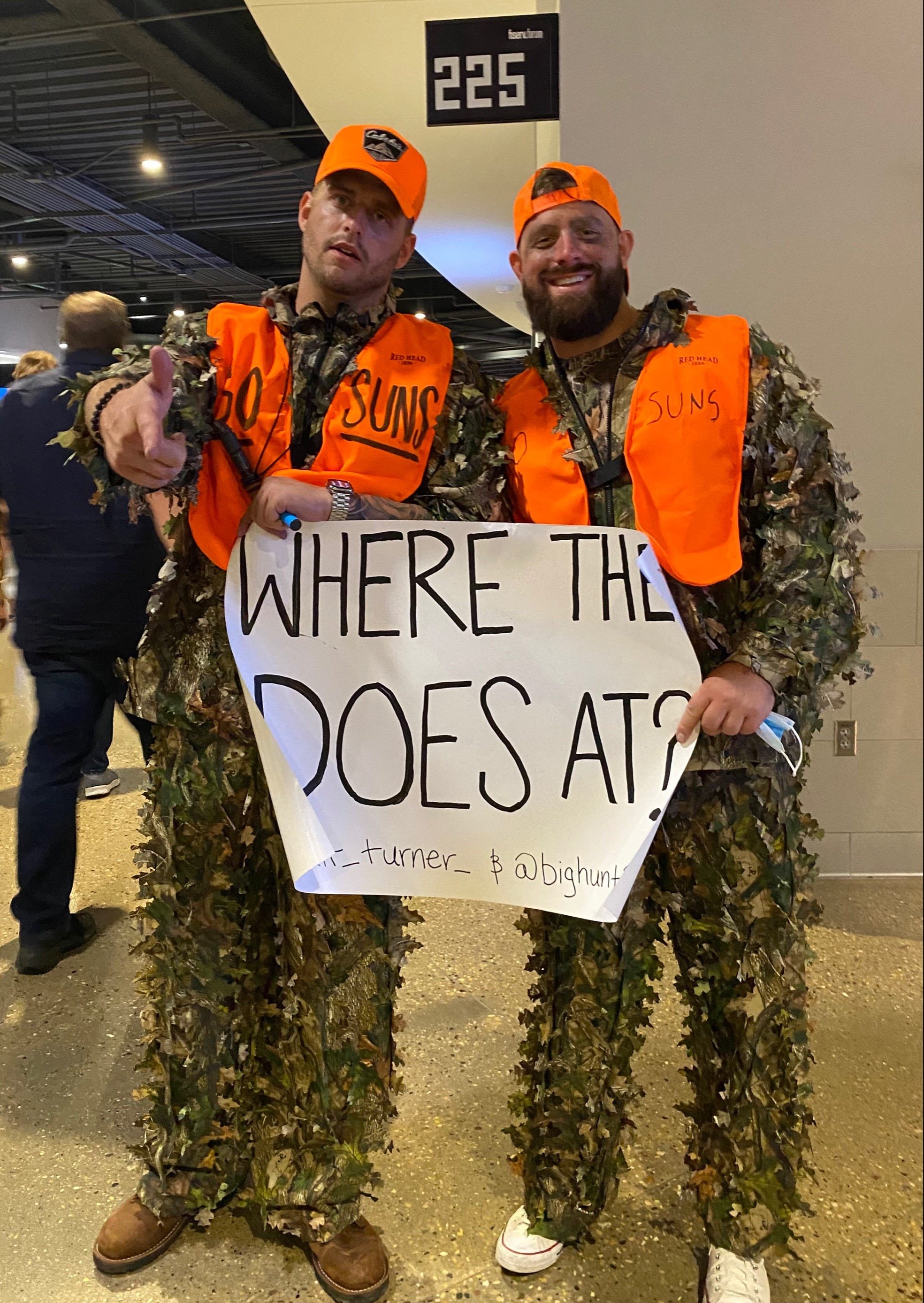 2021 Halloween costume ideas for Wisconsin: Bucks, cheese, beer