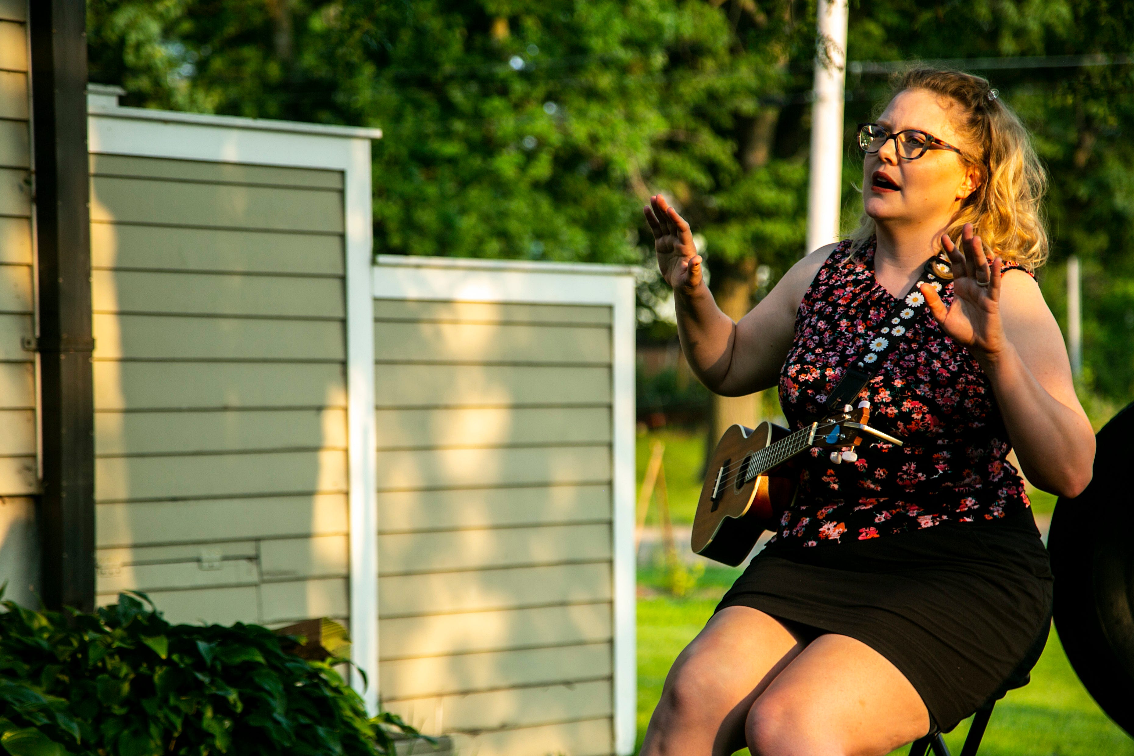 Comedian Megan Gogerty performs COVID-inspired play in Iowa City homes