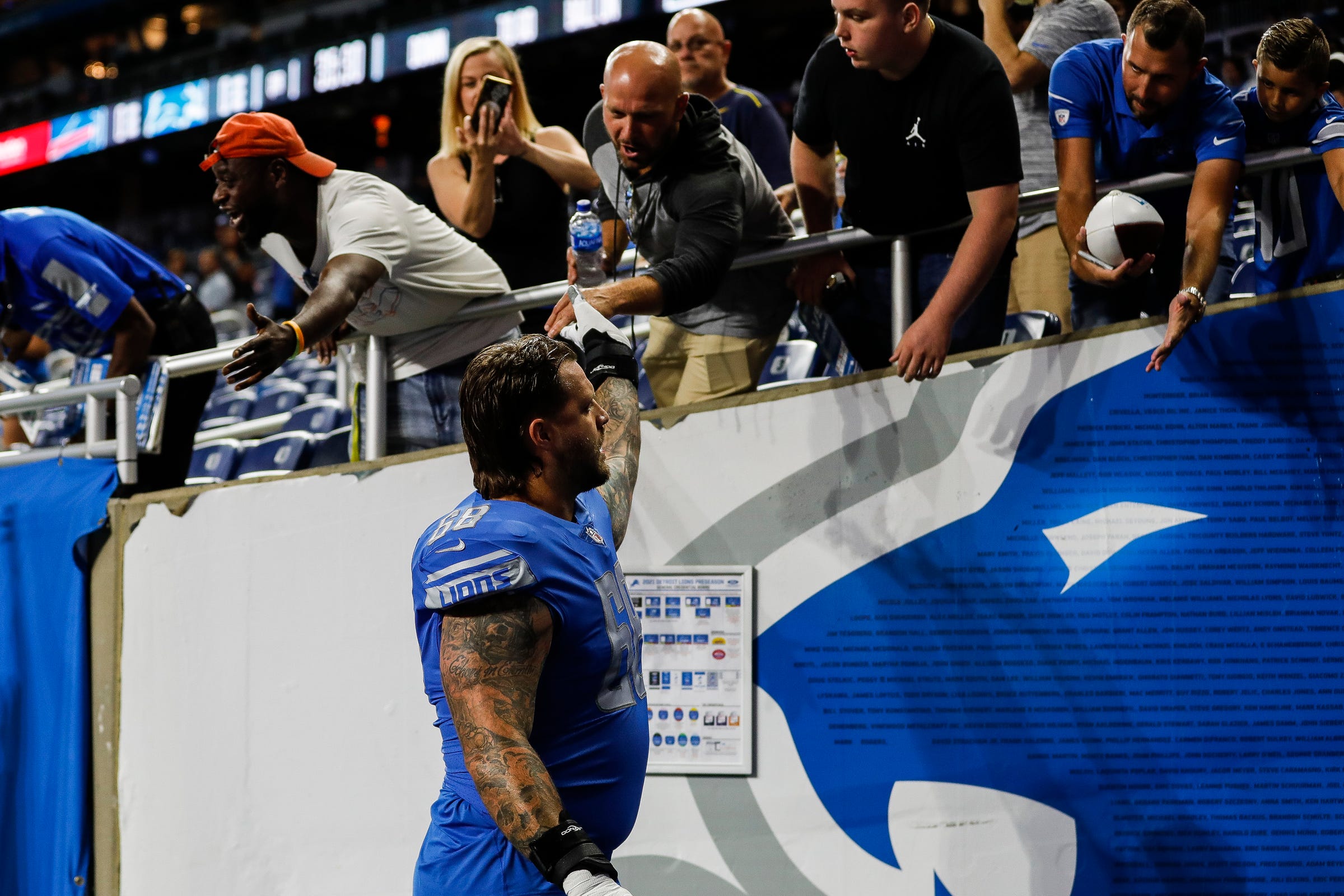 Detroit Lions tackle Taylor Decker 'looked good' in practice