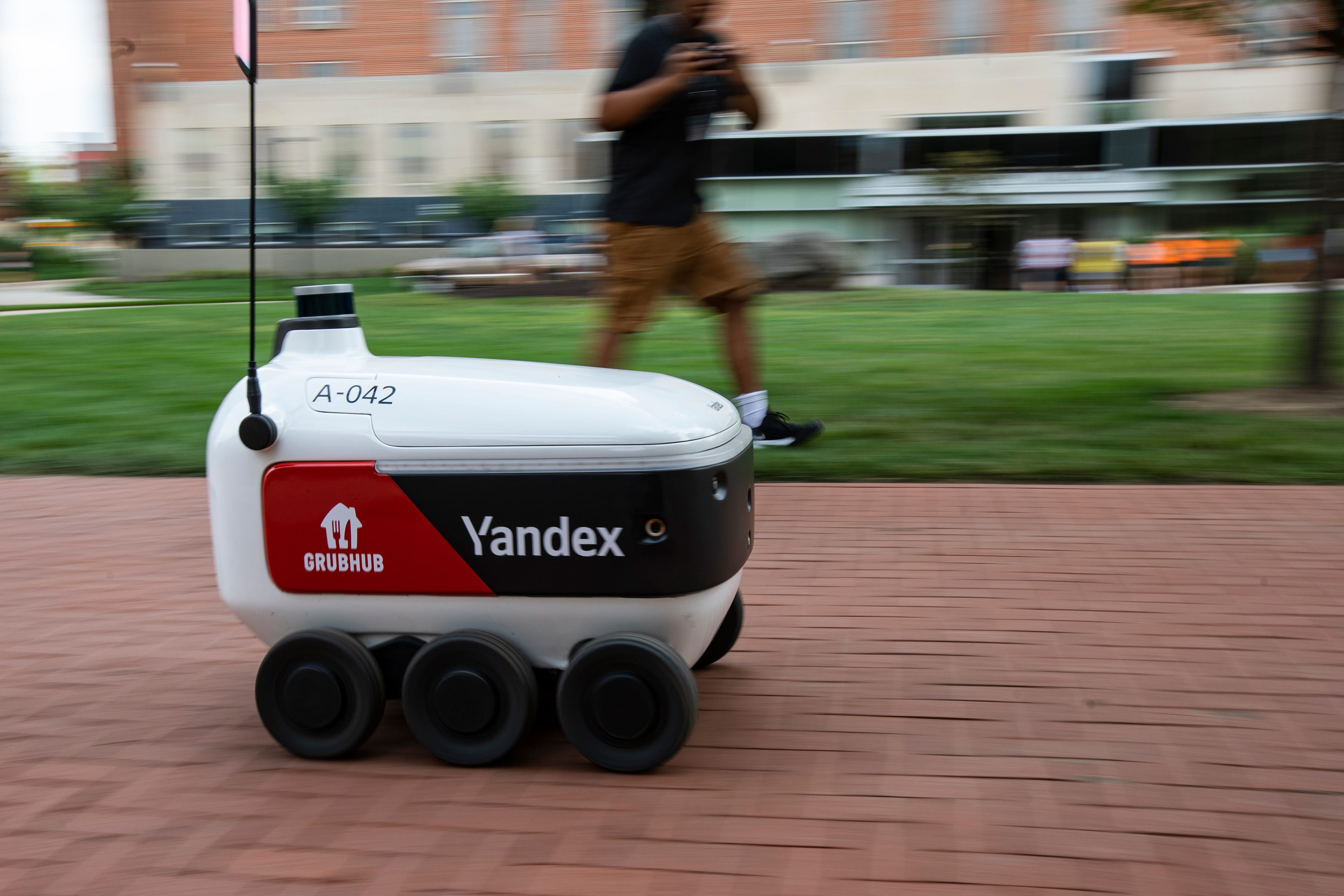 Grubhub testing delivery 'Rovers' on Ohio State University campus