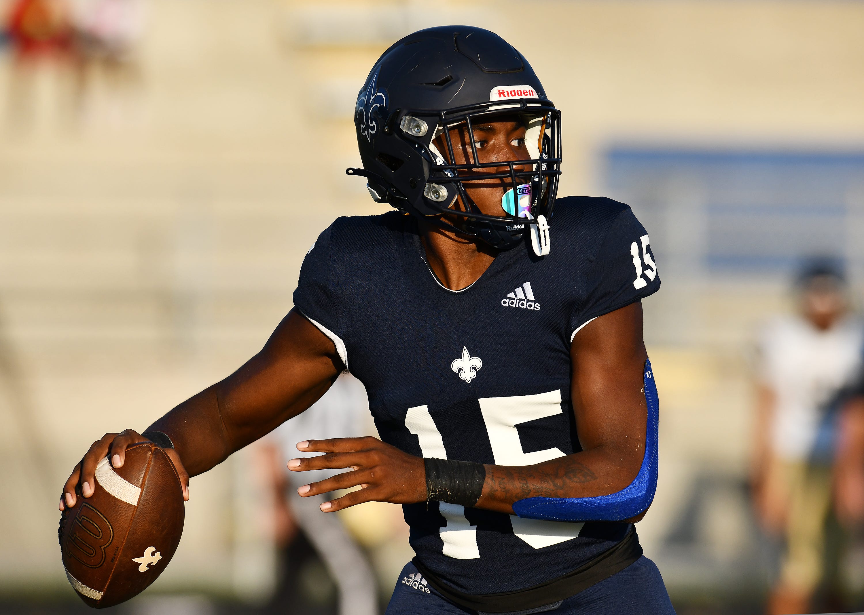 Sandalwood QB Chris Calhoun signs with Navy in 2022 football class