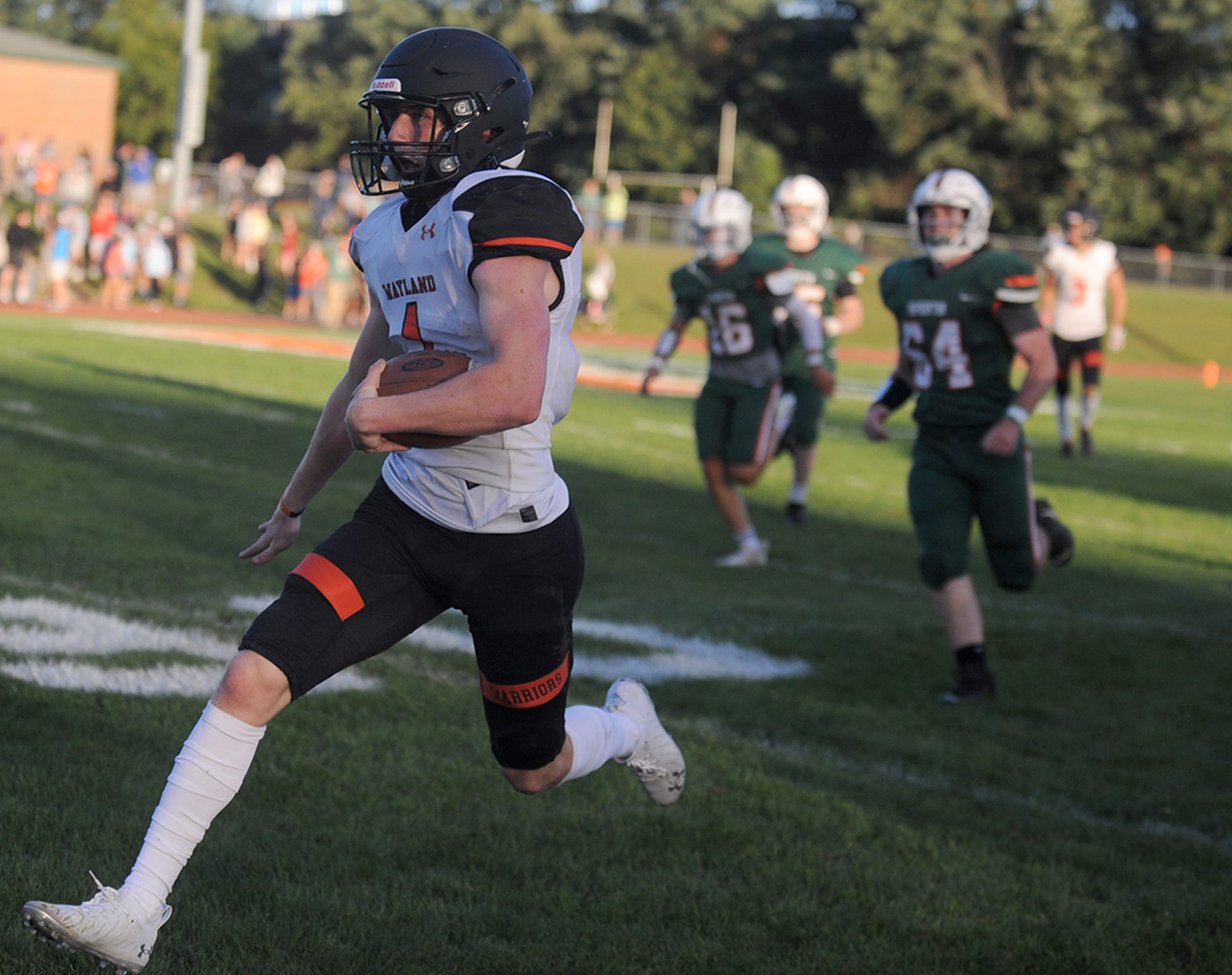 Bolivar, Goodfellow twins help Wayland football beat Hopkinton