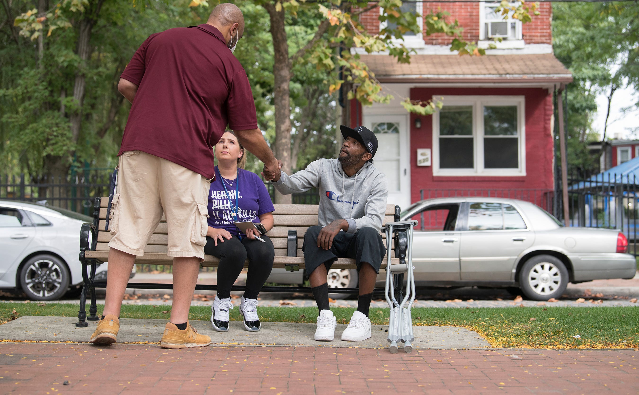 Police, peer recovery specialists team up to help addicted people on ...