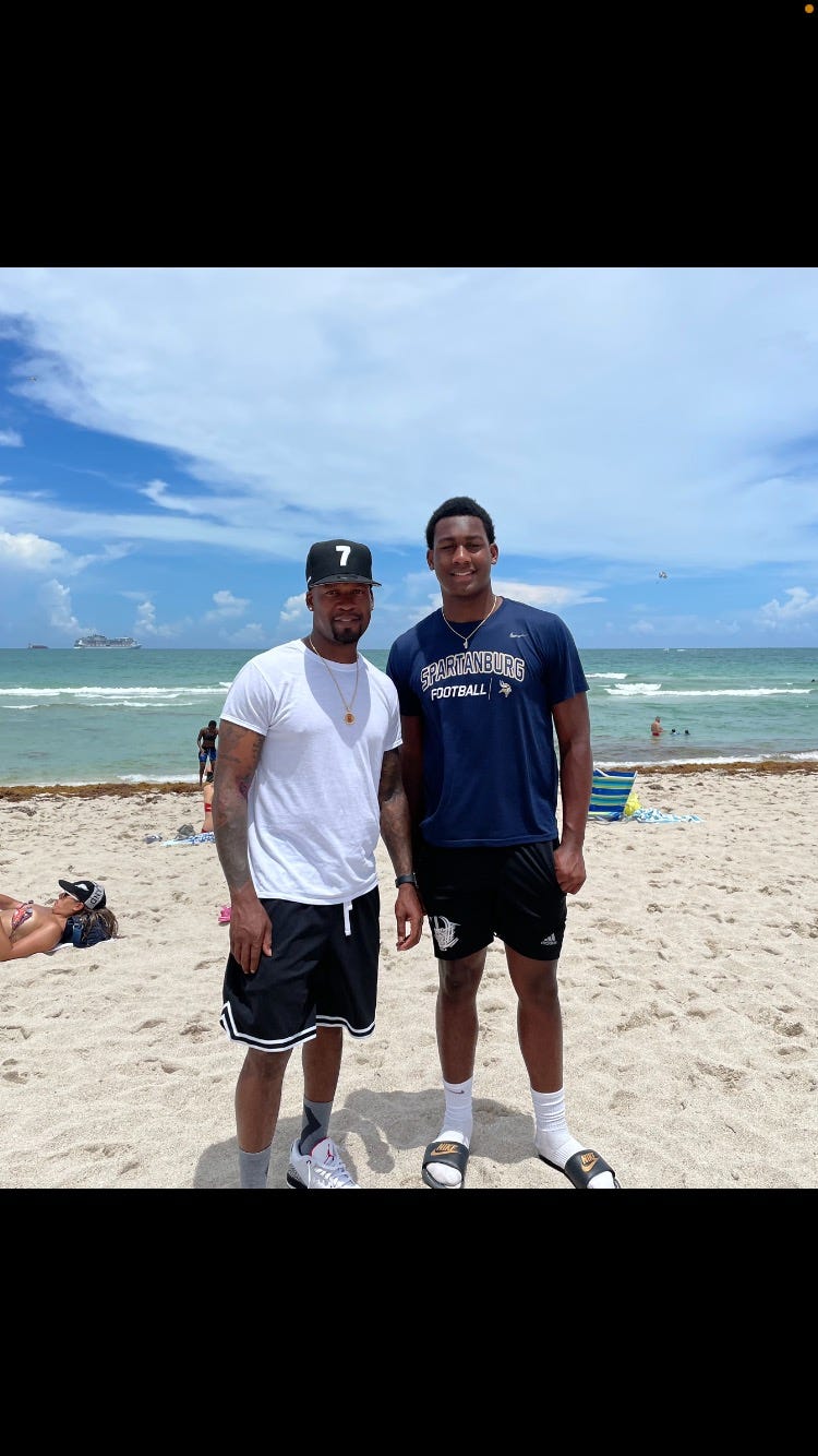 Spartanburg QB Raheim Jeter loving life with dad in recruiting journey