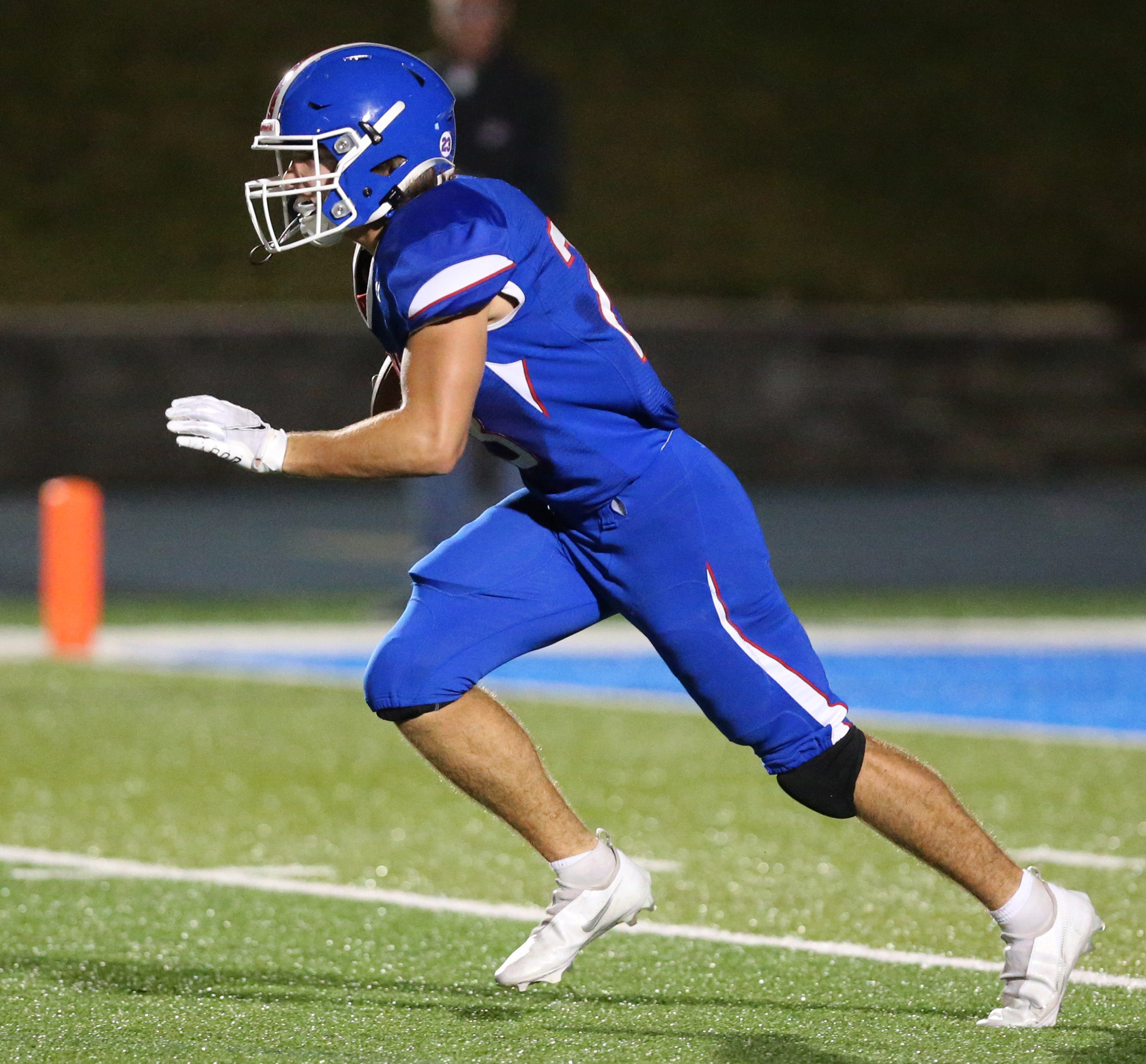 Matt Sollberger, Ty Miller lead Lake High School football team