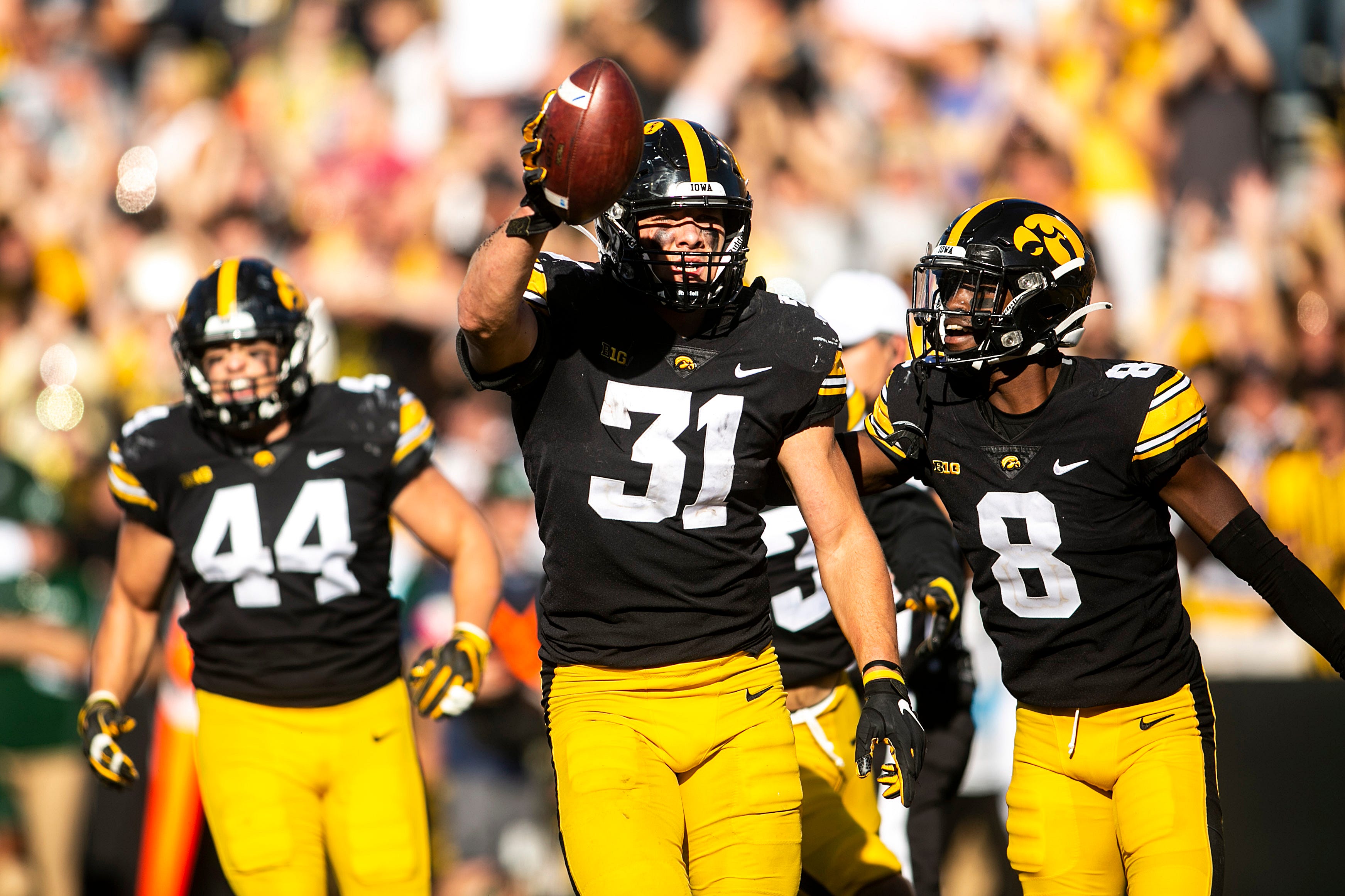 Jack Campbell becomes Iowa football's first Butkus Award winner