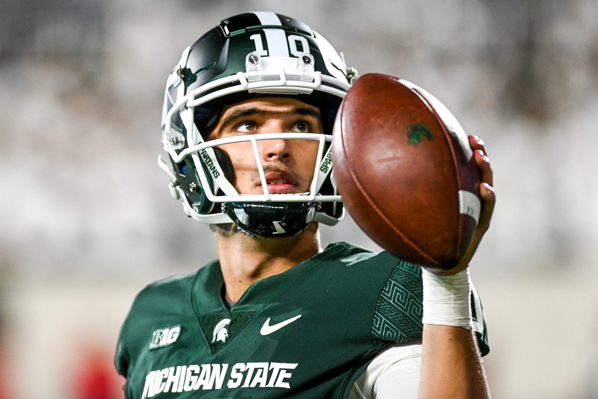 Michigan State's Payton Thorne can join elite group with win