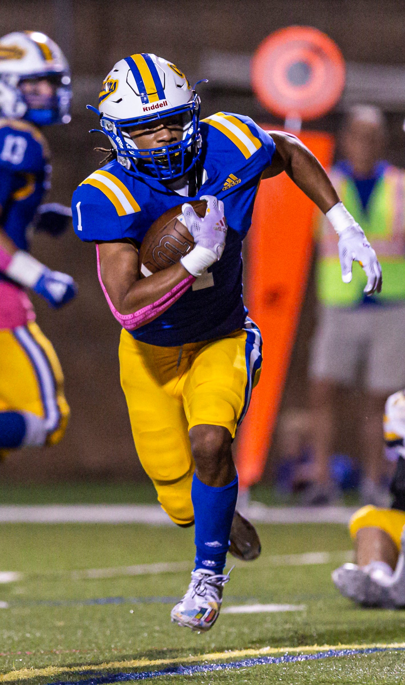 Catholic Memorial running back Corey Smith helps lead team to state