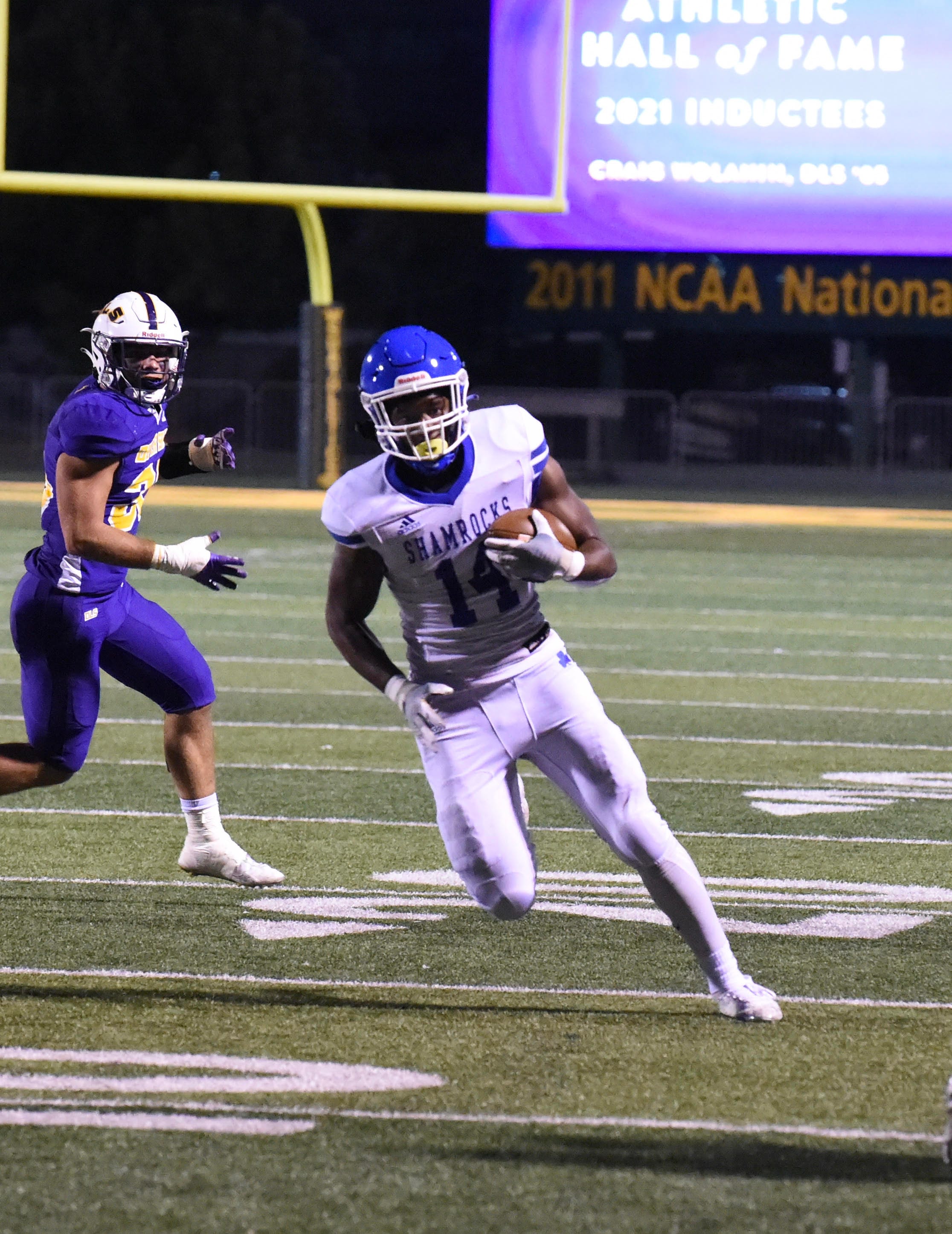 Detroit Catholic Central football loses to Warren De La Salle, 17-7