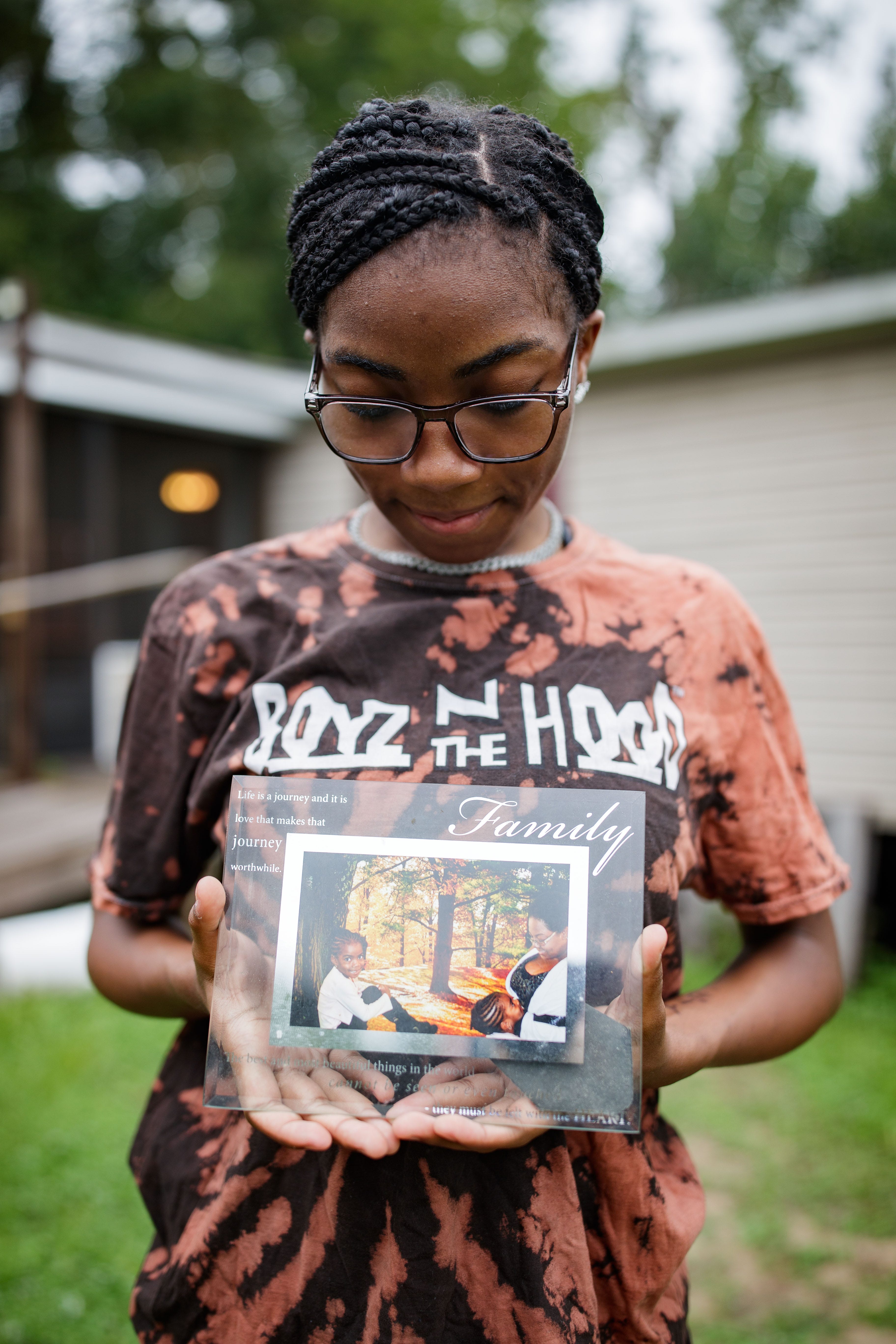 COVID-19 took their parents. Now kids' caregivers face many hurdles.