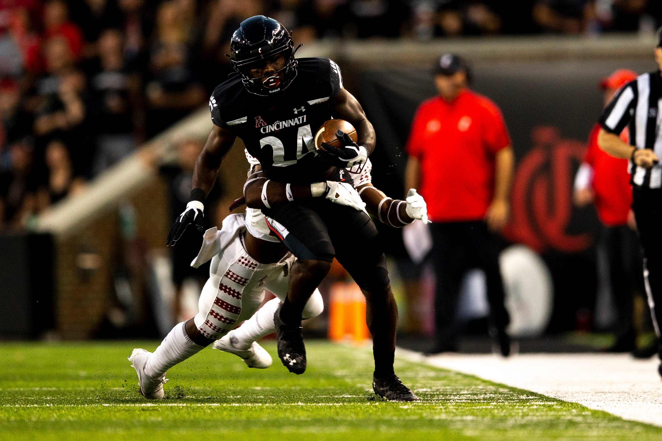 Jerome Ford gives Cincinnati football 24-3 lead vs. Temple