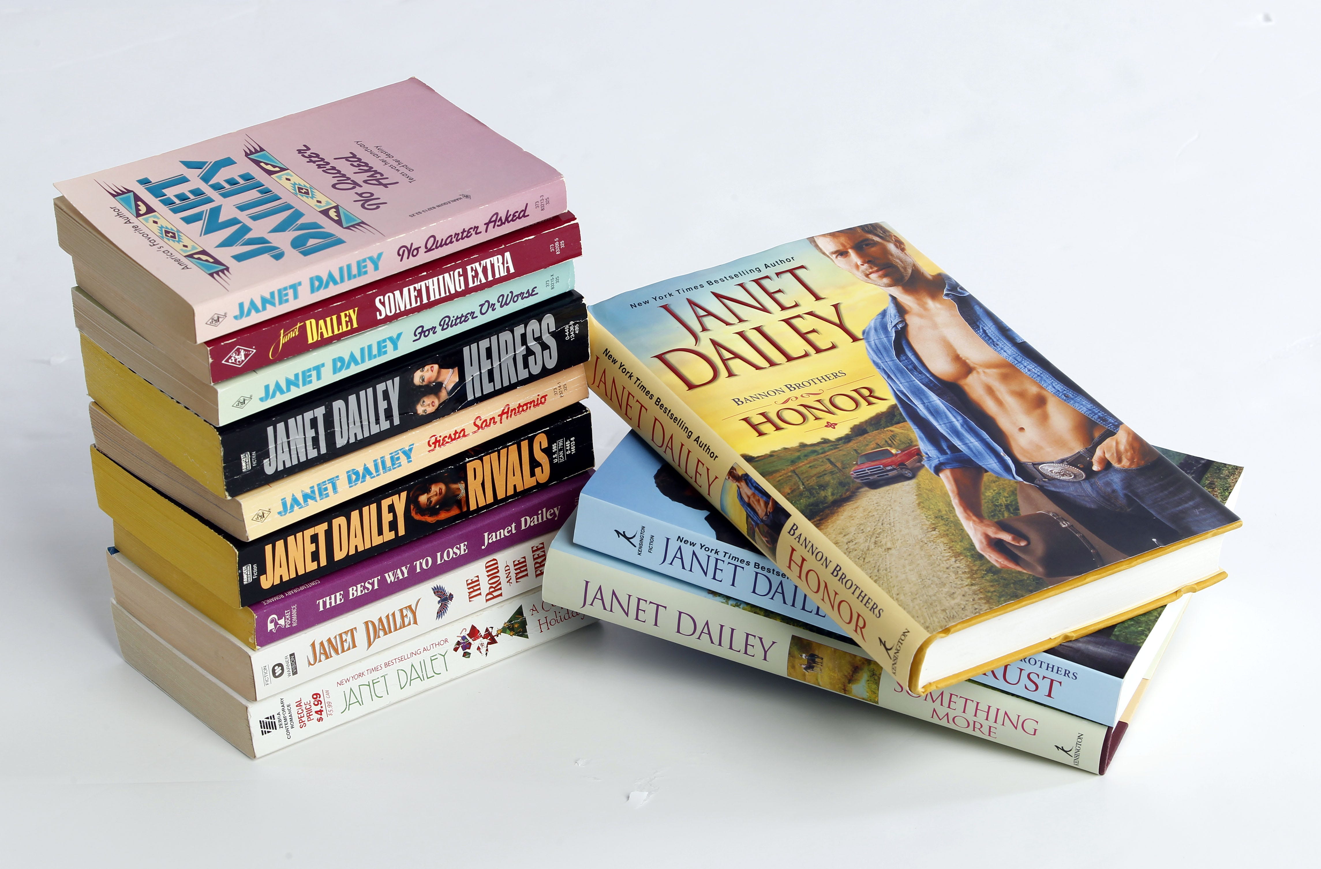 Janet Dailey, New York Times best-selling author, was born in Iowa