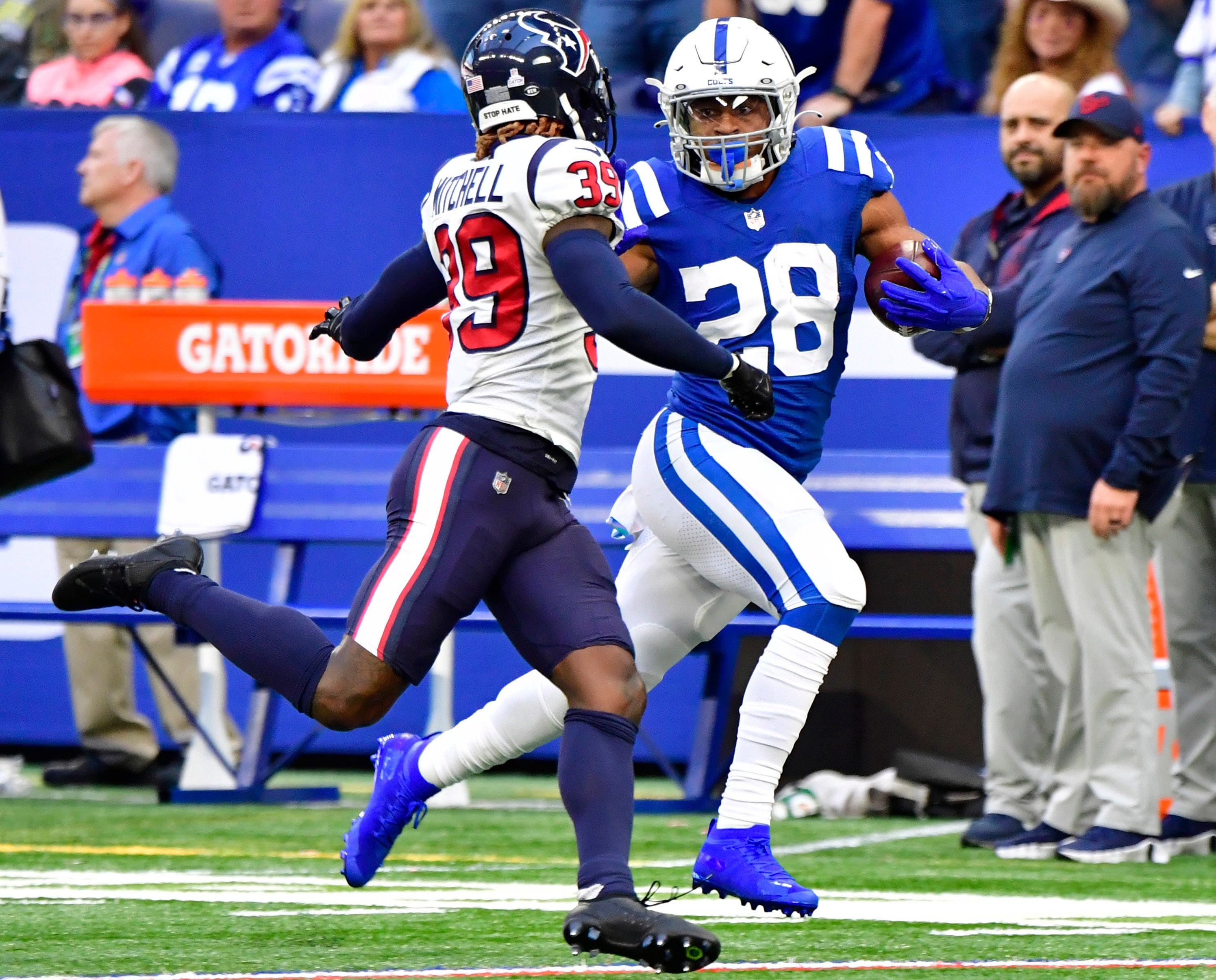 Colts rout Texans as Jonathan Taylor gets franchise-record run
