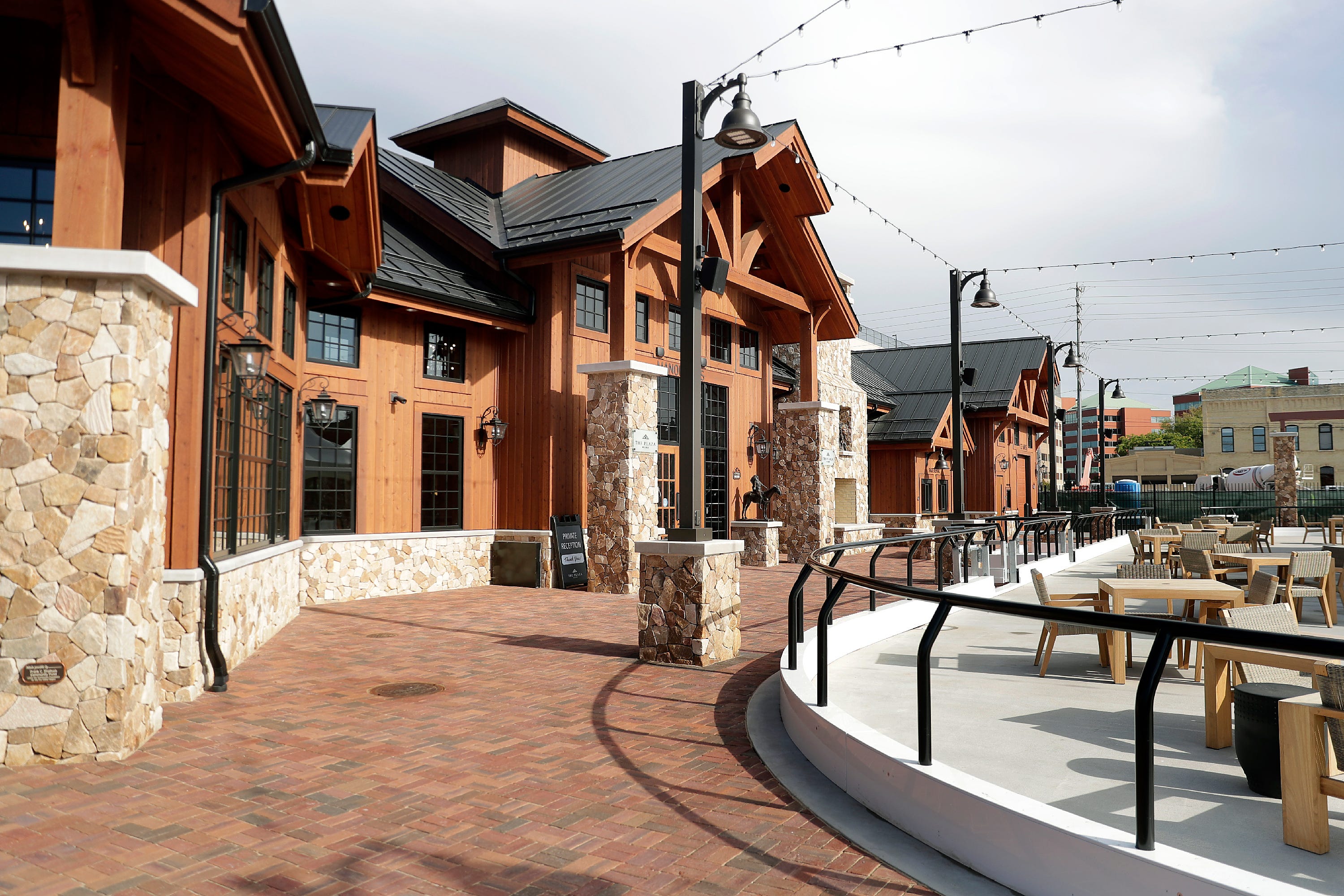 Downtown Neenah ice rink makes top 10 list for 'most charming' in US