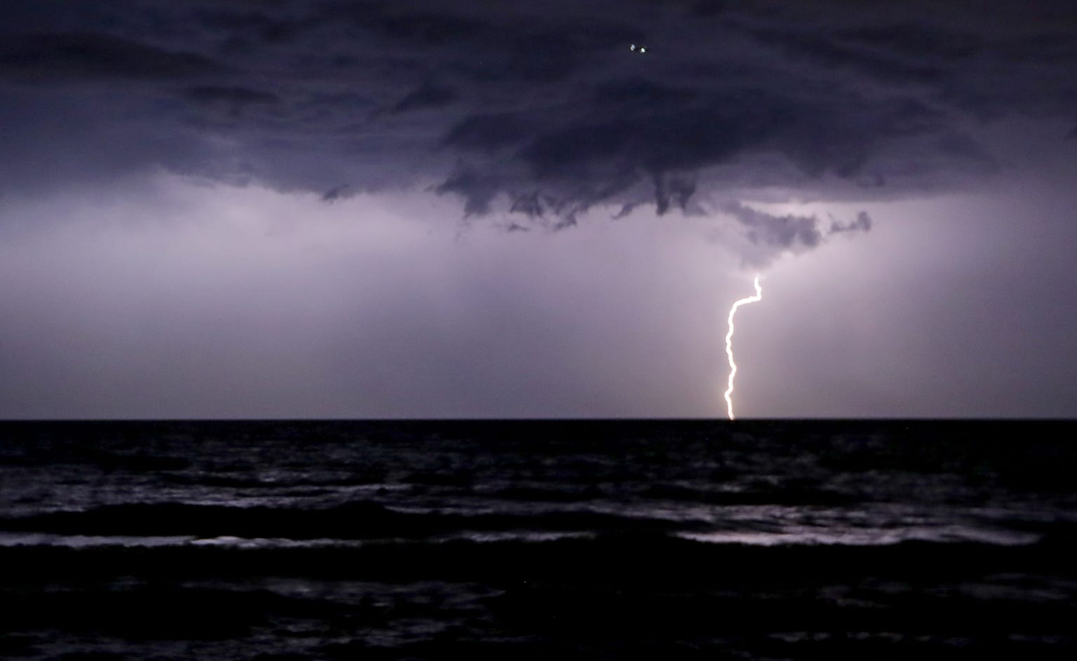 Lake Michigan Triangle claims Great Lakes shipwrecks and plane crash