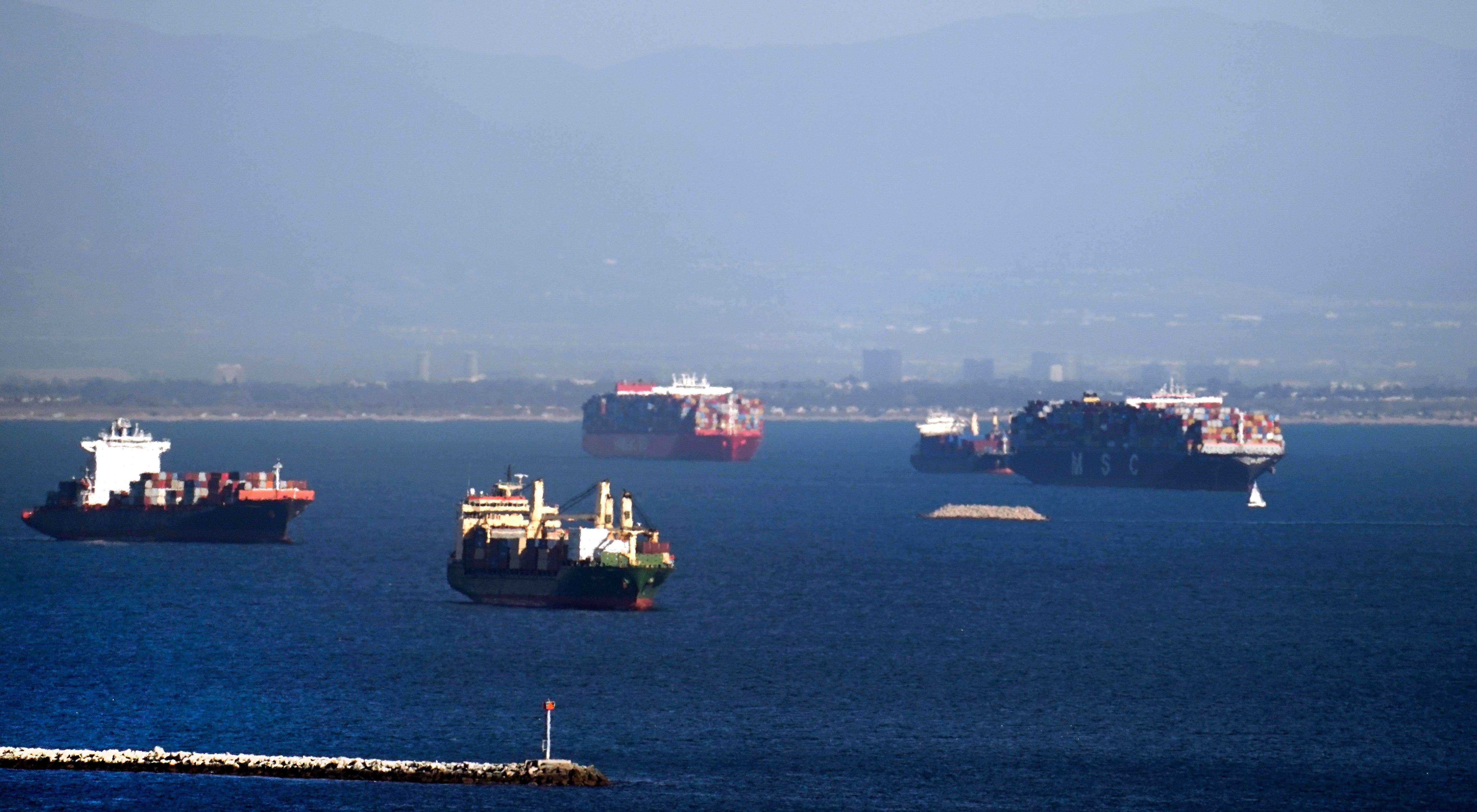 Fact check: Image shows moving ships around California, not waiting