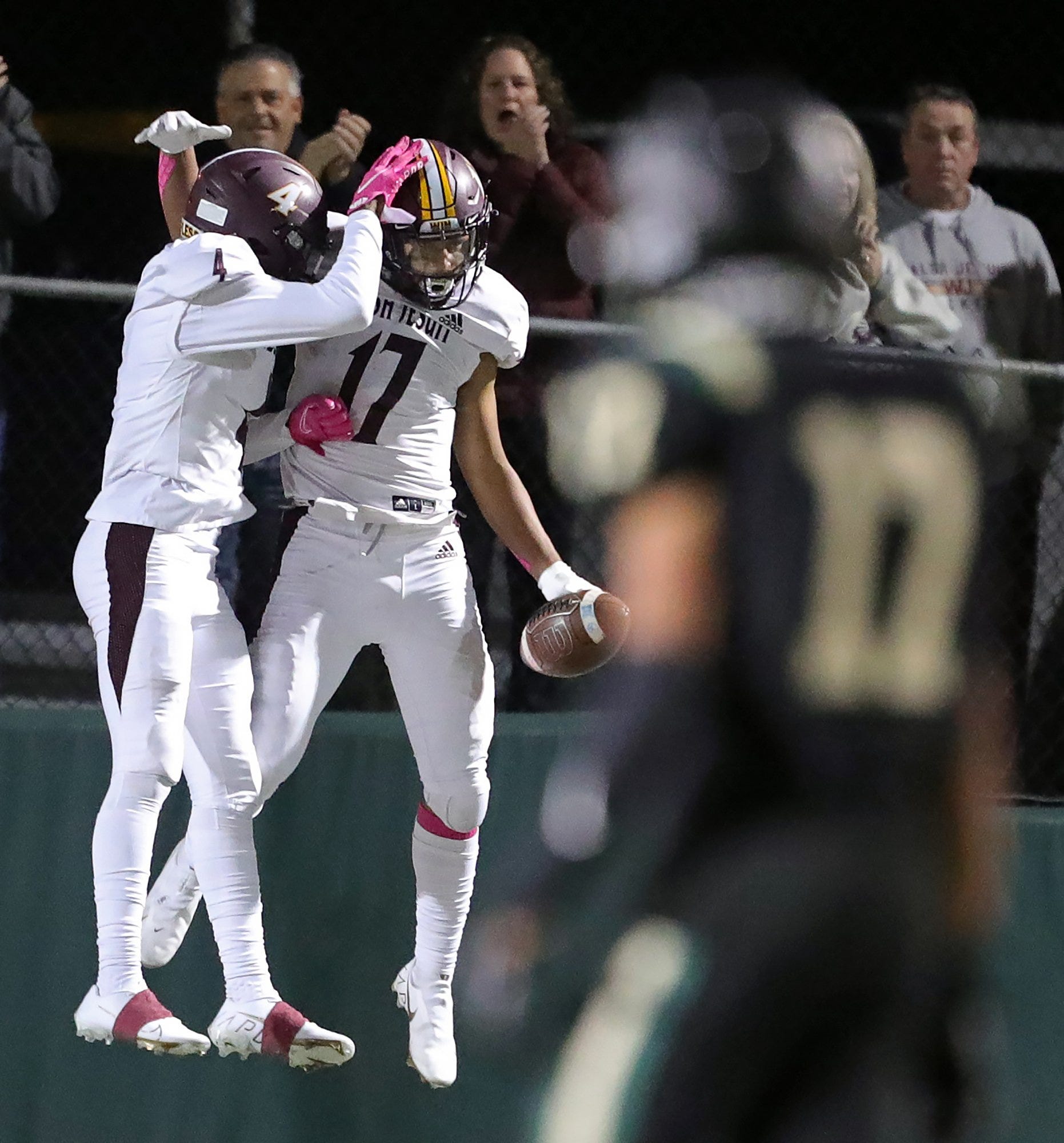 High school football: Walsh Jesuit beats STVM