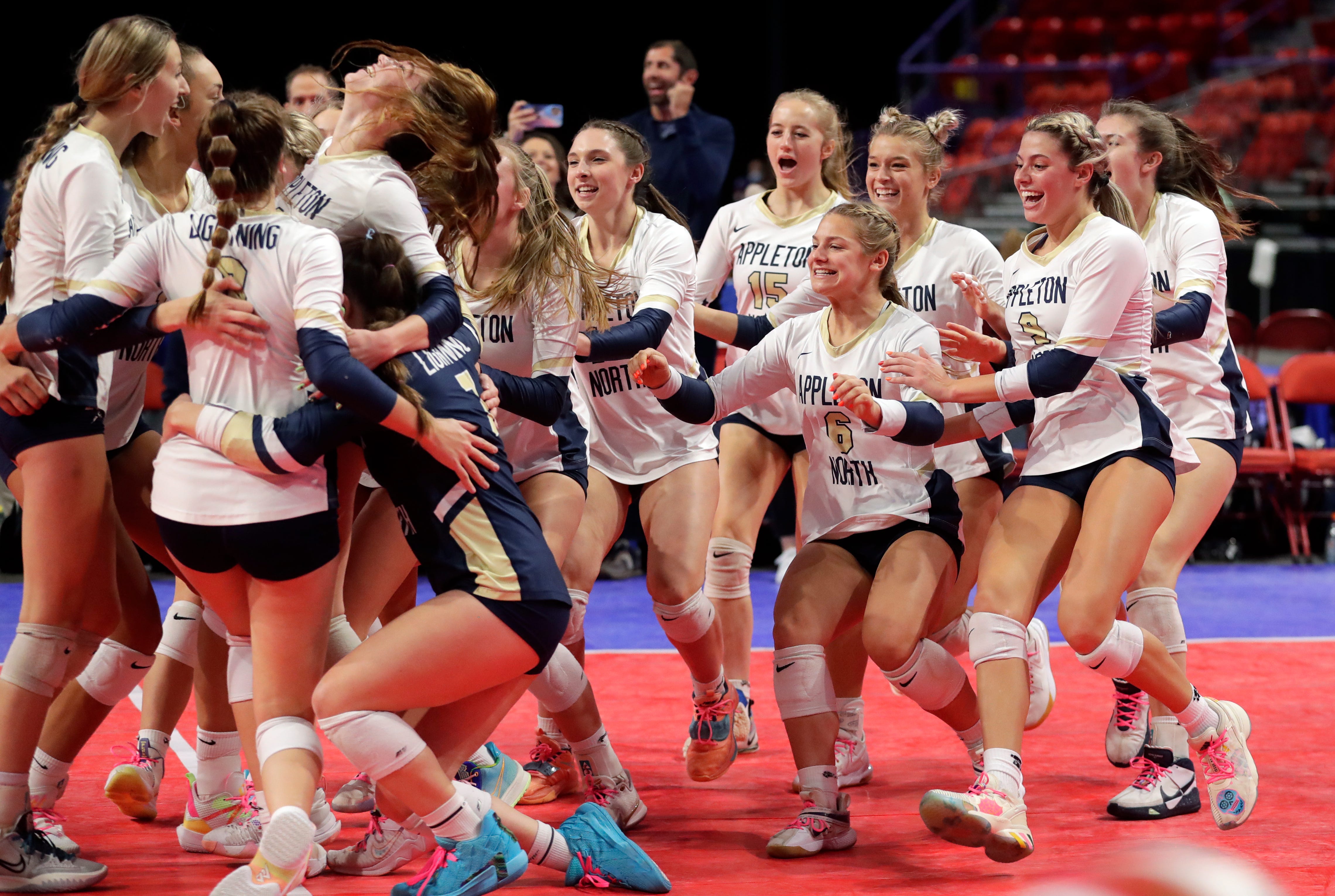 Appleton North high school girls volleyball ousts Holmen at WIAA state