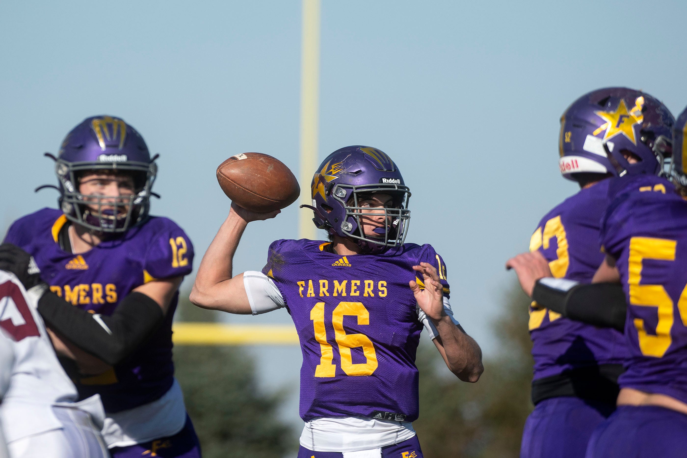 IHSA football: New Farmington QB has Farmers into Class 2A quarters
