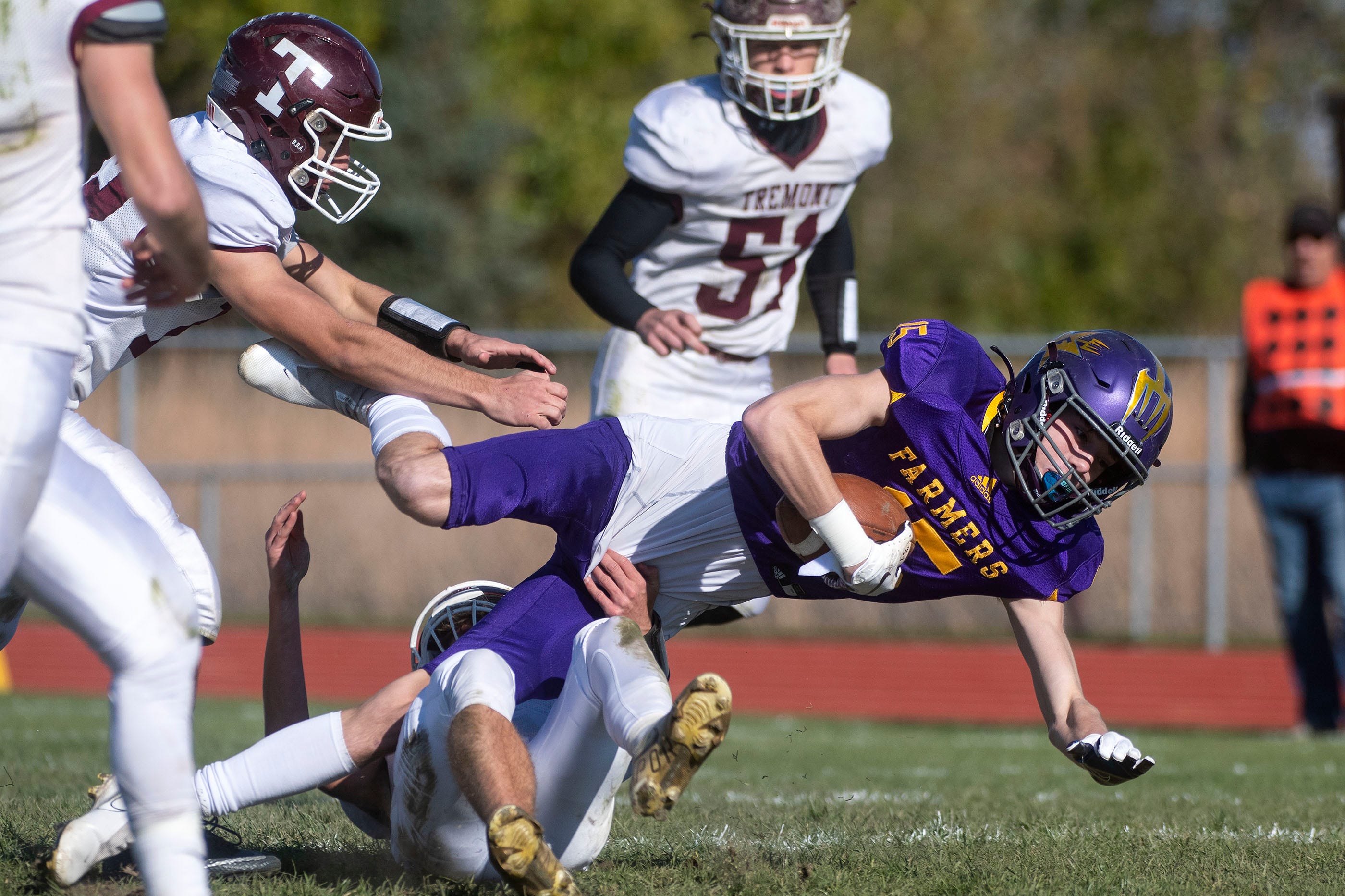 IHSA football playoffs: Farmington runs by Tremont in second round