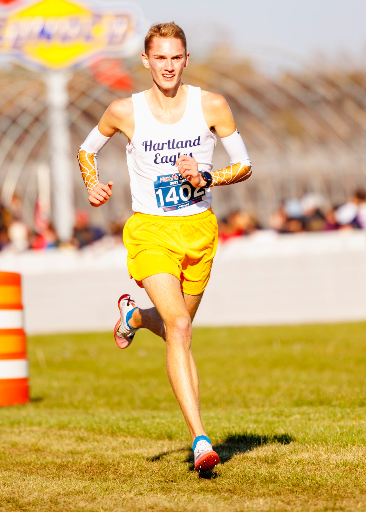 Hartland's Riley Hough, Brighton's boys win state cross country titles