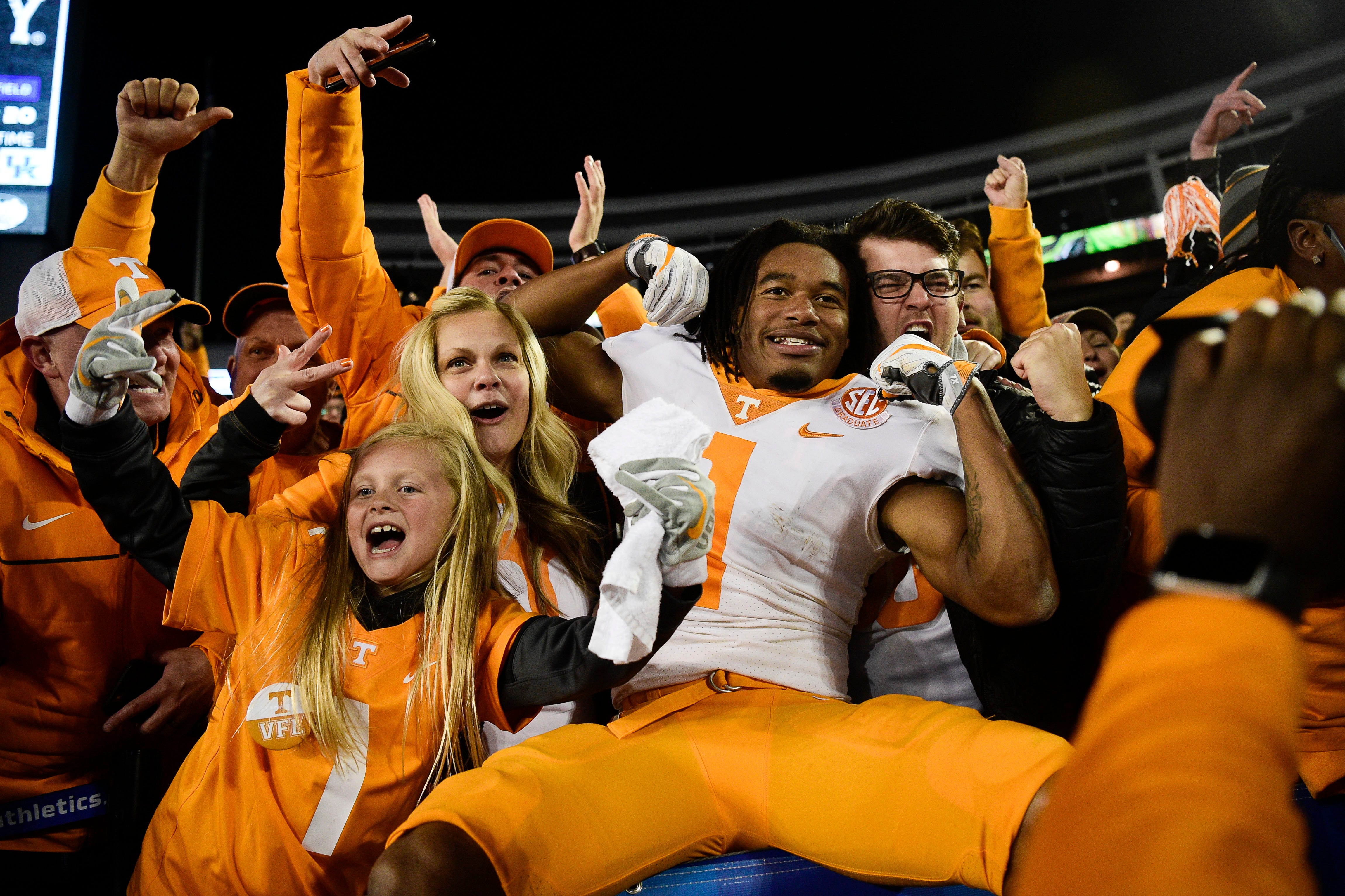 Tennessee Vols win vs. Kentucky but lose Walter Nolen to Texas A&M
