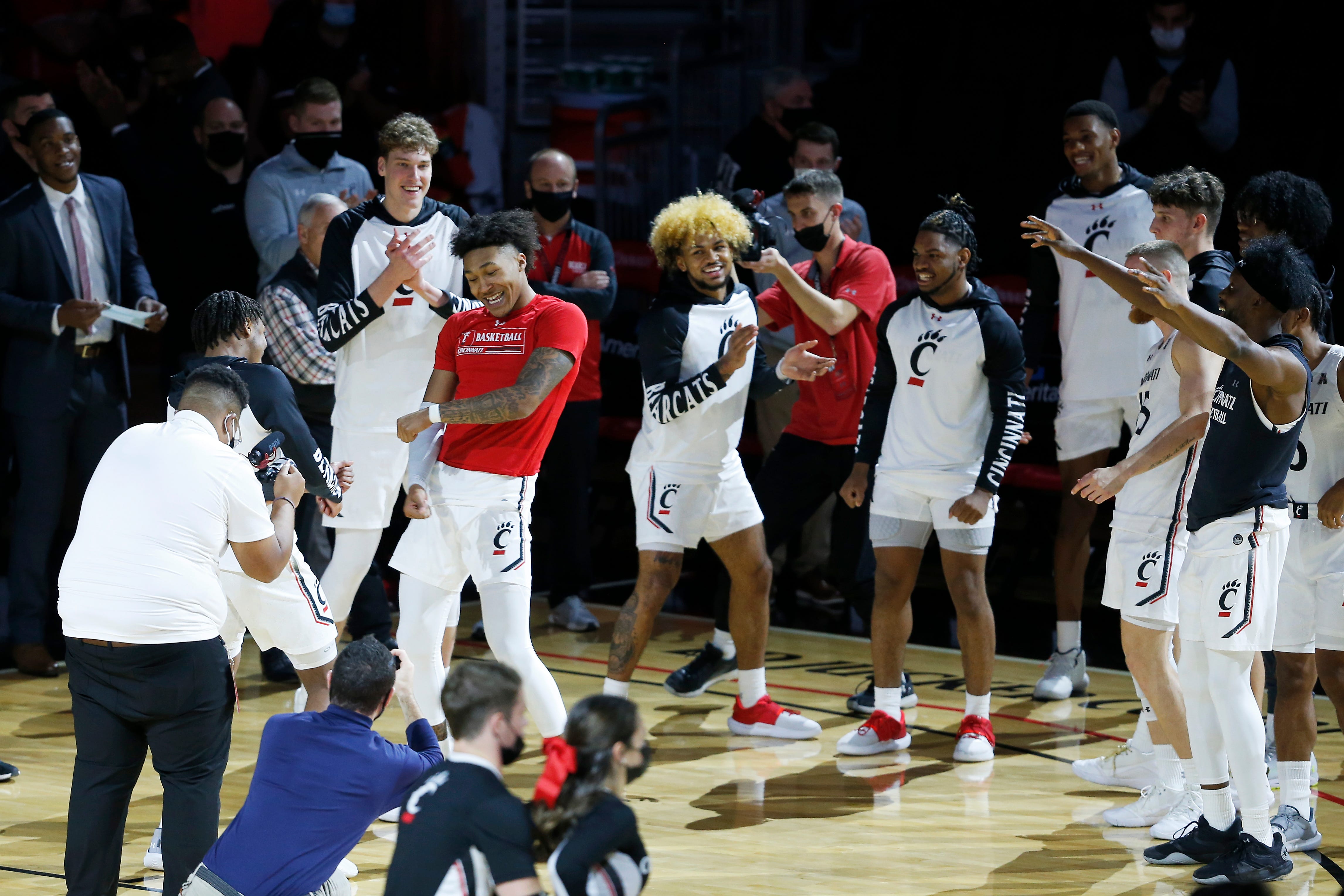 Cincinnati basketball: UC Bearcats defeat Evansville, 65-43