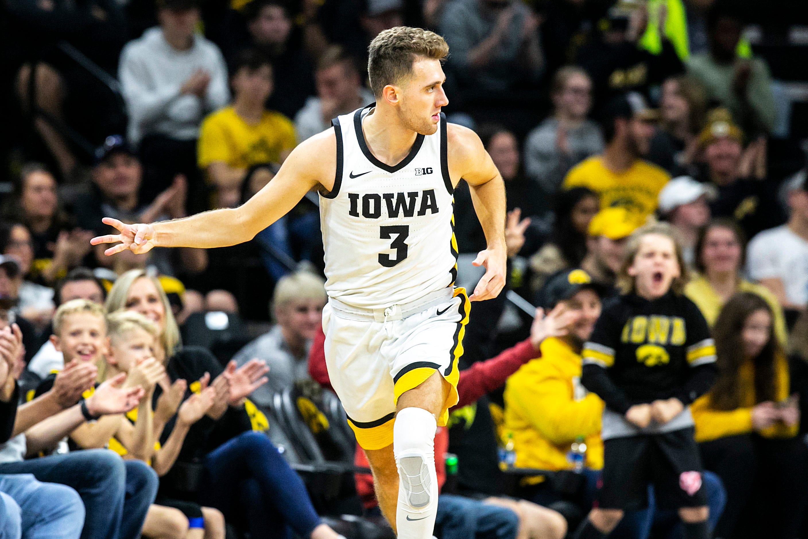 Jordan Bohannon sets the Big Ten record for career 3-pointers