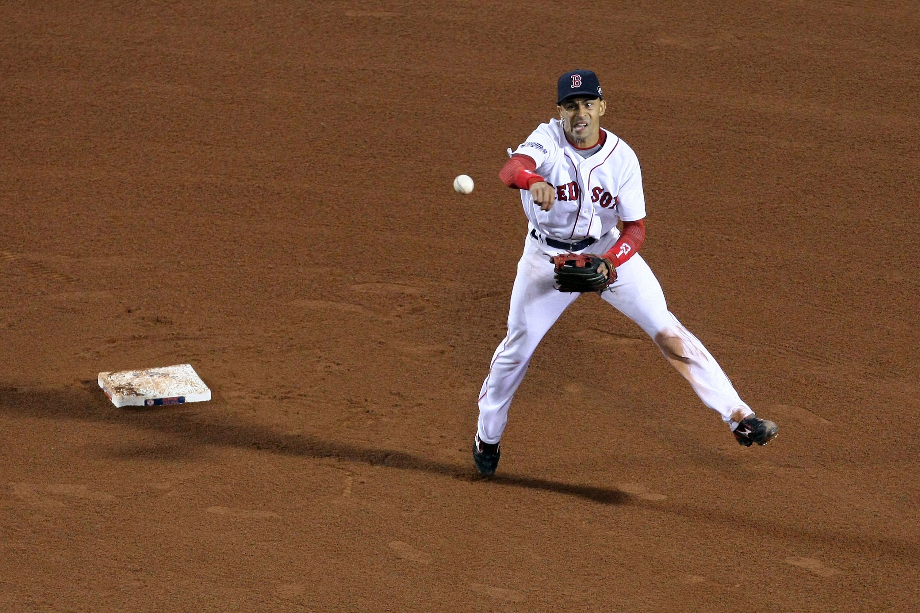 Julio Lugo, ex-Boston Red Sox shortstop, dies of presumed heart attack