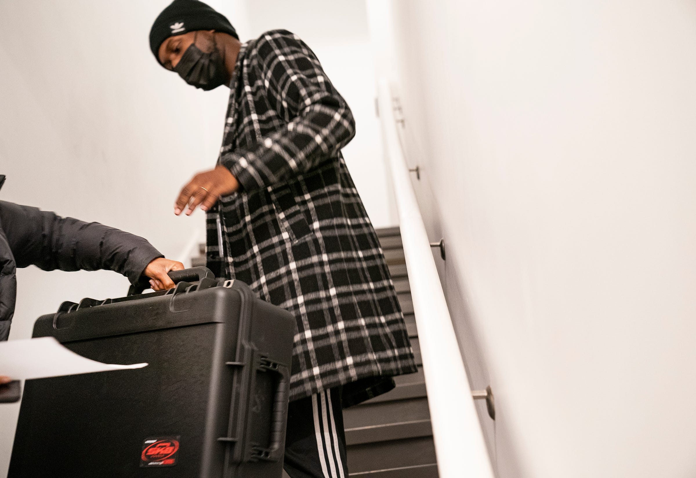 The recreational cannabis delivery service Eaze expands to Detroit